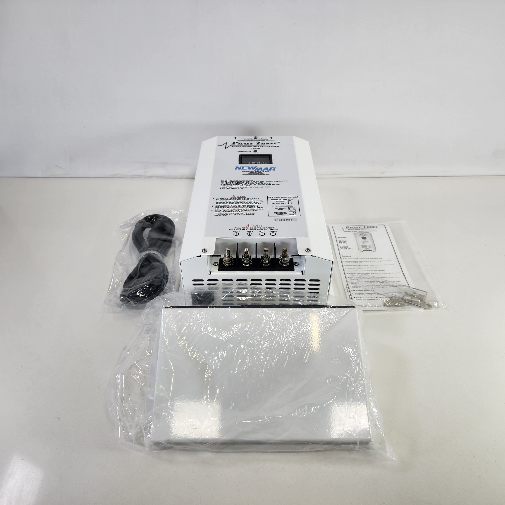 Newmar PT-40U Phase Three PT Series Battery Charger - 12V 40A - New Old ...