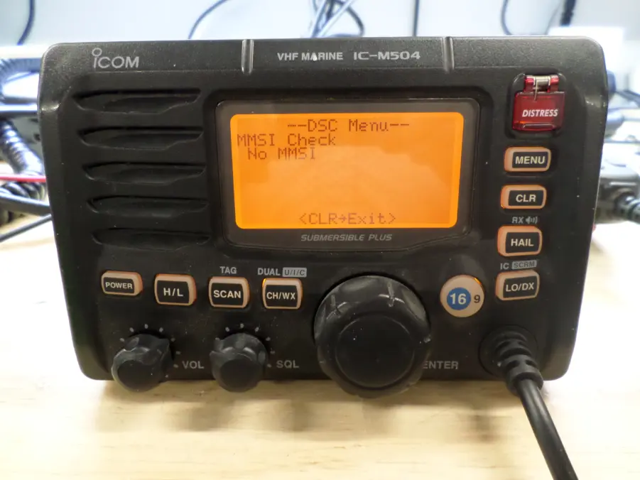 ICOM IC-M504 Marine VHF Radio with Attatched Mic - Excellent Condition ...