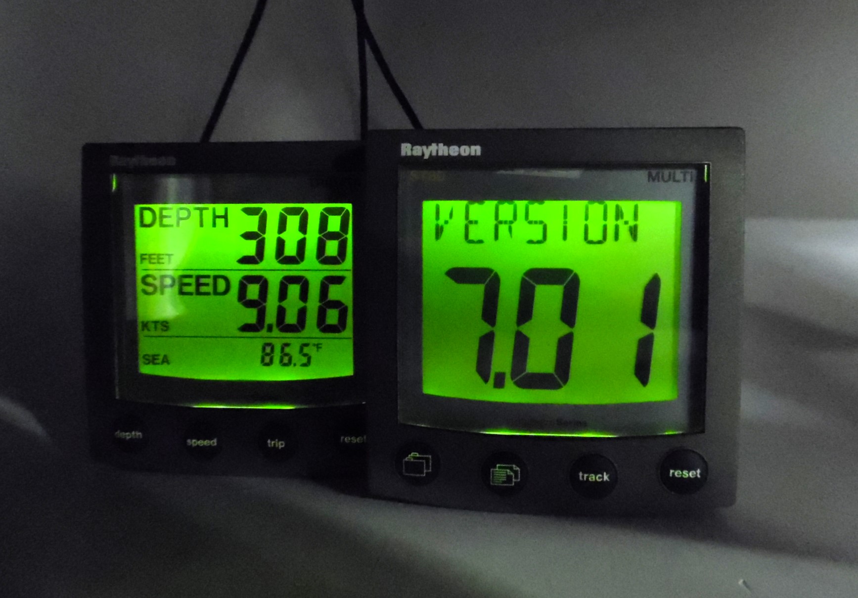 Raytheon ST60 Multi Display w/ Cover & Accs. - A22003 - TESTED / Great ...