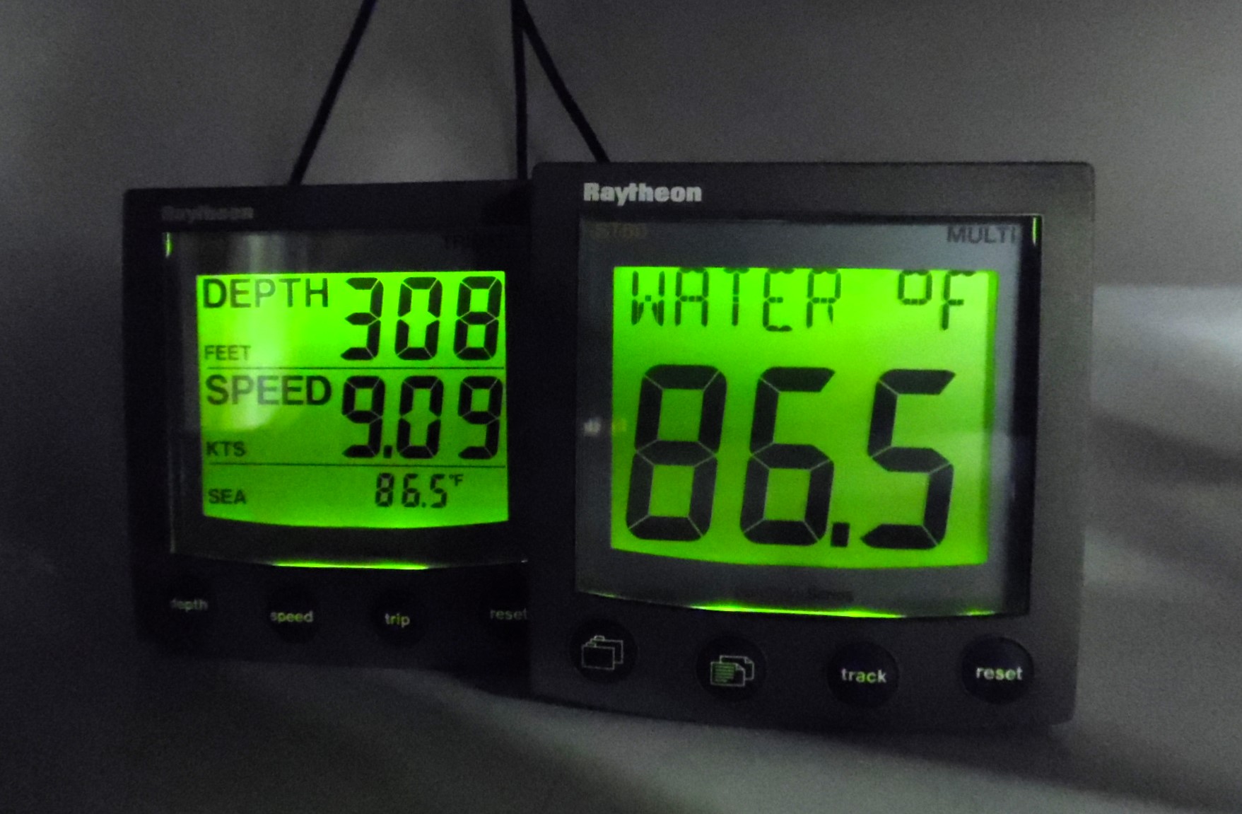 Raytheon ST60 Multi Display w/ Cover & Accs. - A22003 - TESTED / Great ...