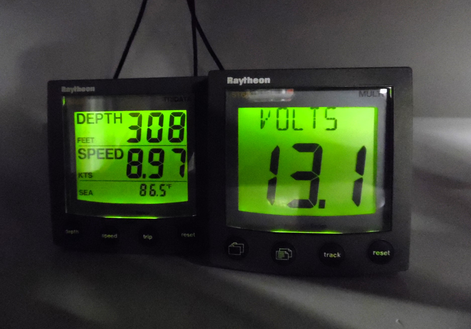 Raytheon ST60 Multi Display w/ Cover & Accs. - A22003 - TESTED / Great ...