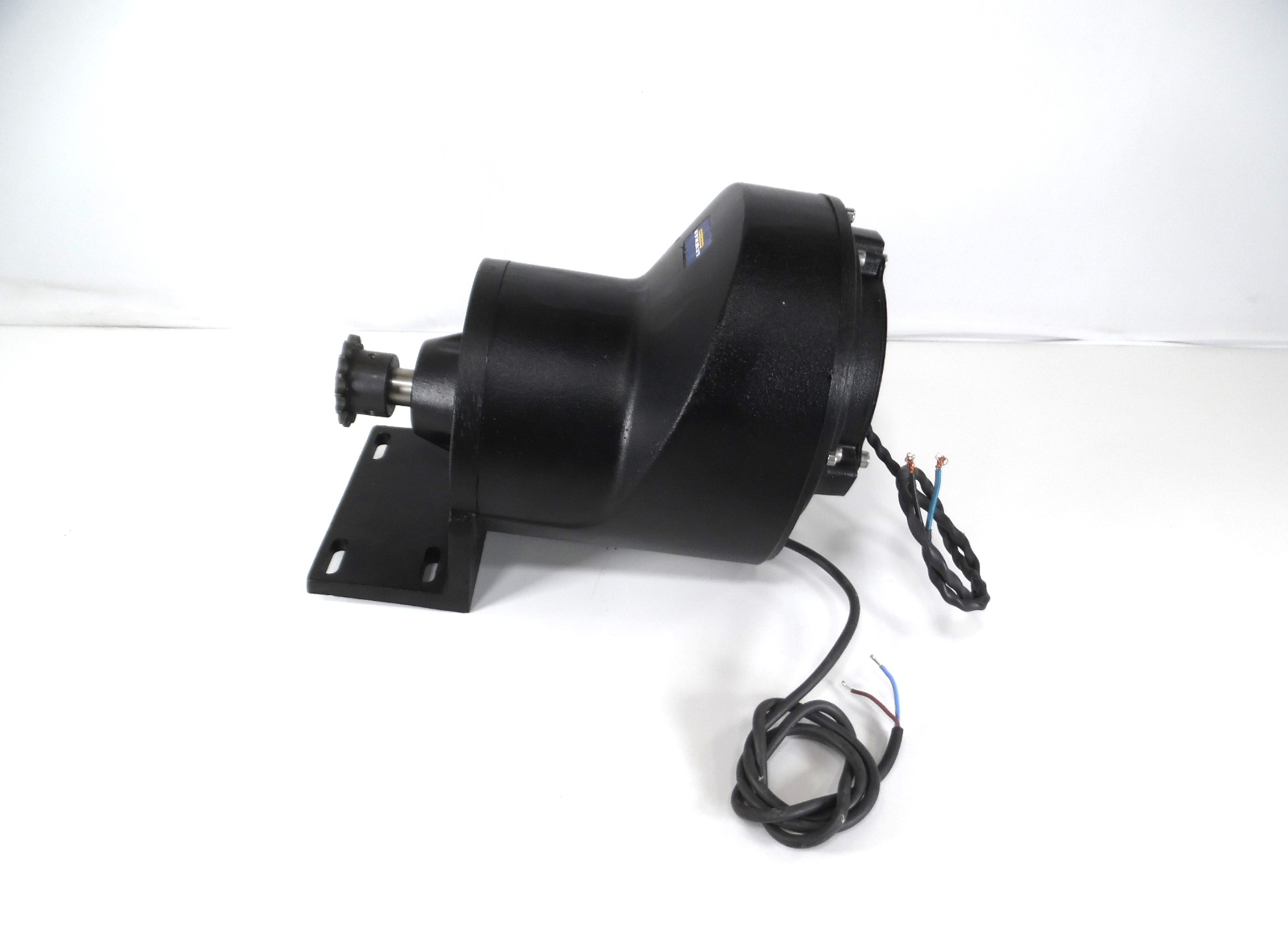 Lewmar - Rotary Sprocket Autopilot Drive - 1/4 HP 12V 3/8P 15T ...