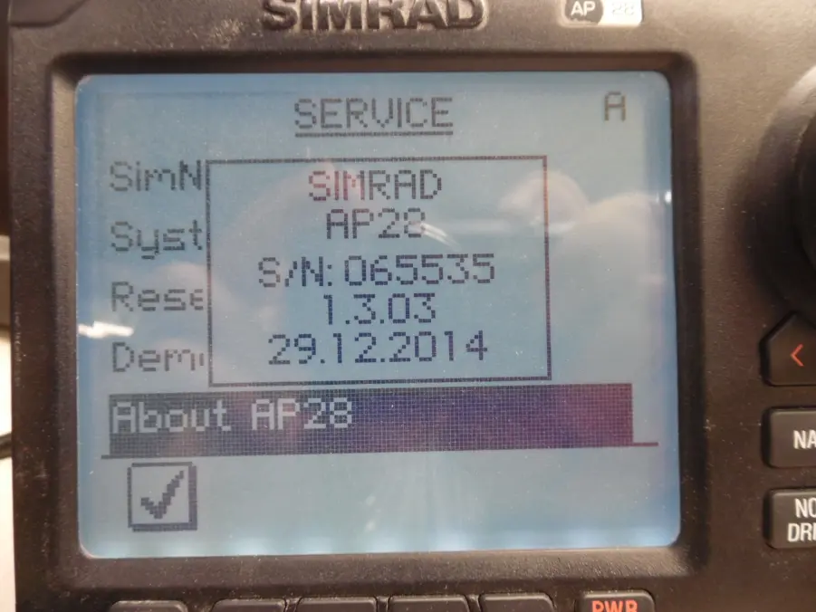 Simrad AP28 Autopilot Control Head 22096622 - Max Marine Electronics