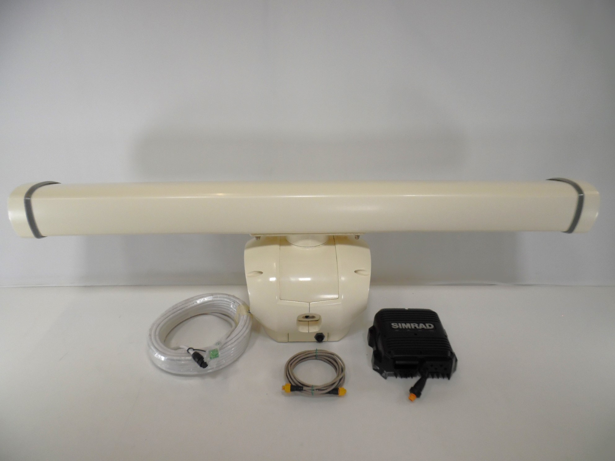 SIMRAD HALO 4 Pulse Compression Radar 4′ Open Array W/RI-12 (BENCH ...