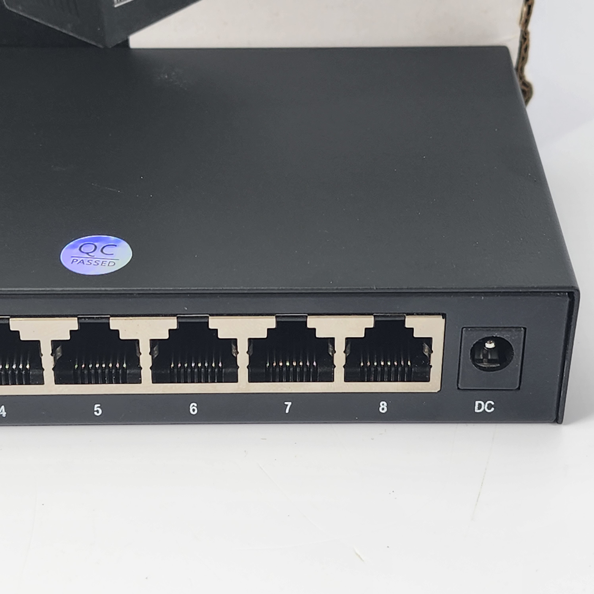 W Box 8-Port Gigabit Unmanaged Ethernet Switch - 0E-8PGIGUN - New Old ...