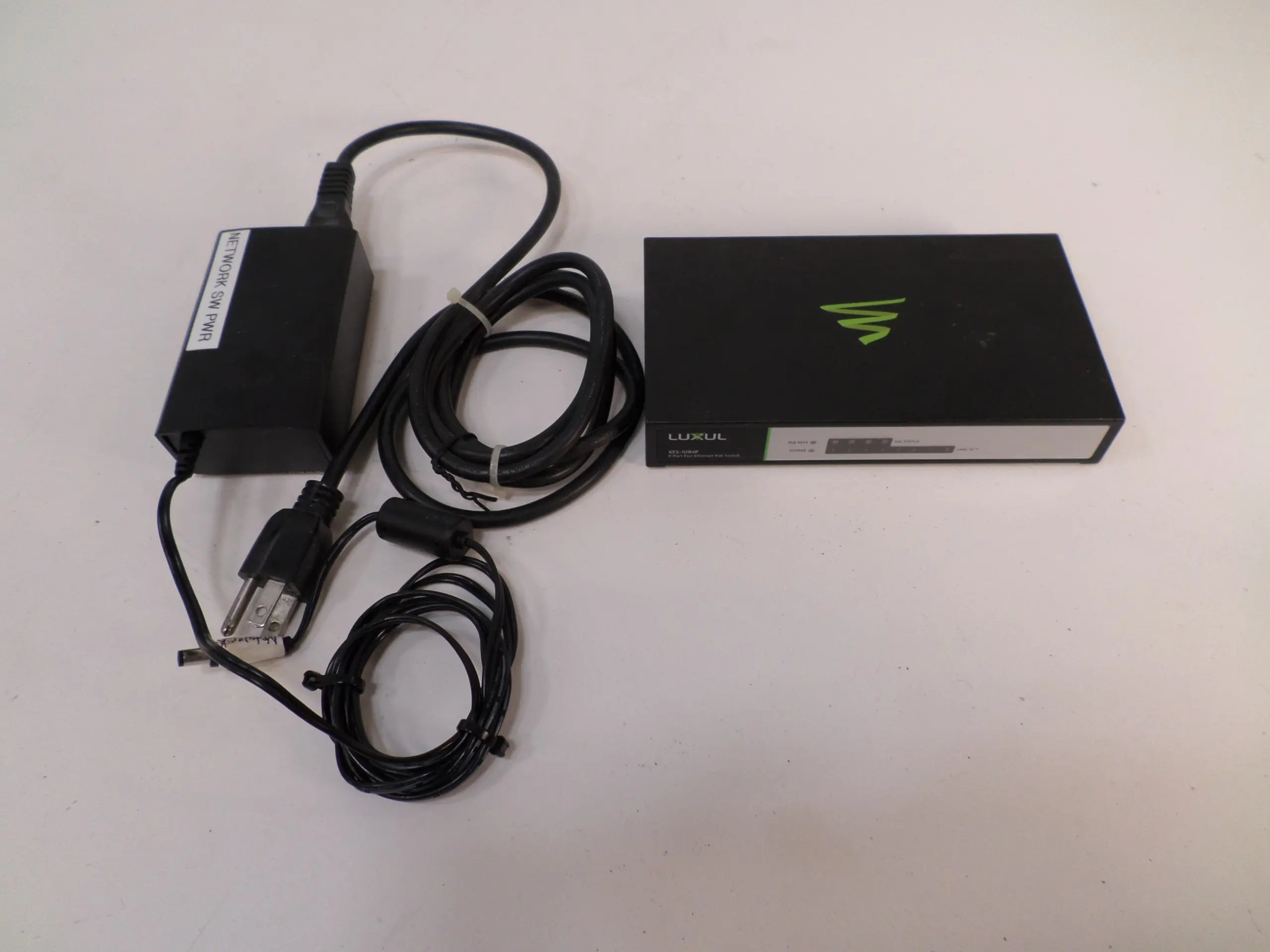 LUXUL XFS-1084P 8 Port Gigabit POE Network Switch - Max Marine Electronics