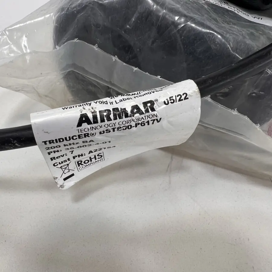 Raymarine DST800-P617V 200kHz Triducer Depth Speed Temp A22154 35-002-4 ...