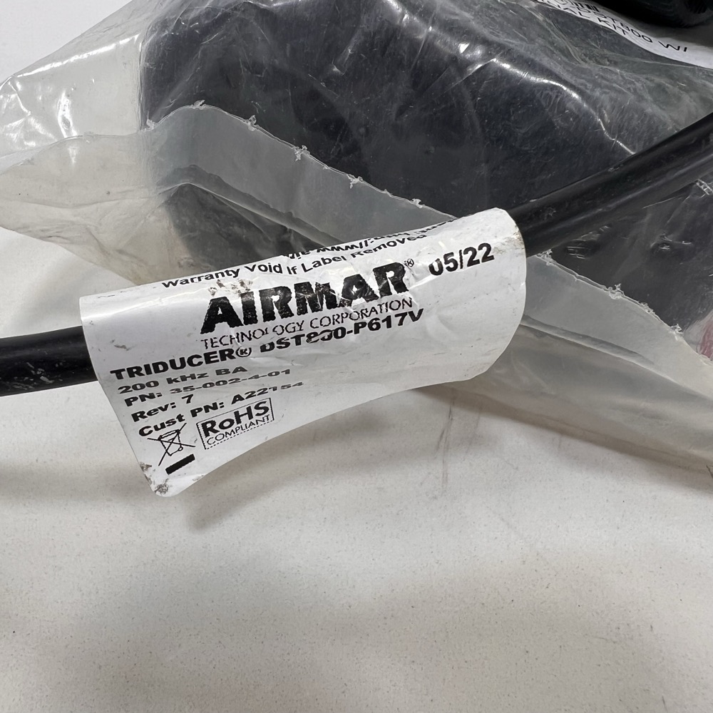 Raymarine DST800-P617V 200kHz Triducer Depth Speed Temp A22154 35-002-4 ...