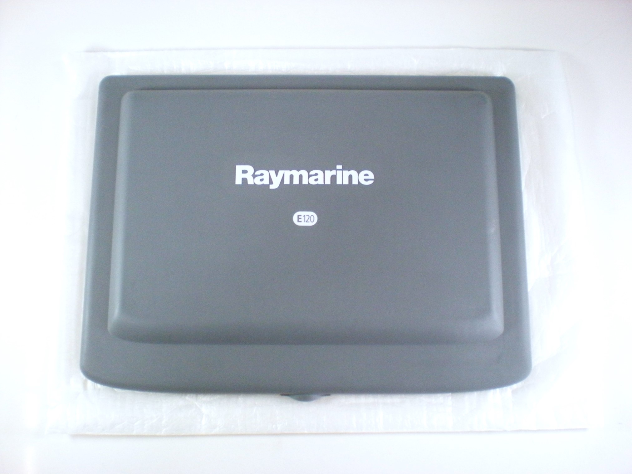 Raymarine E120 Classic - Sun Cover - E02013 - Near Mint Condition - 90 ...