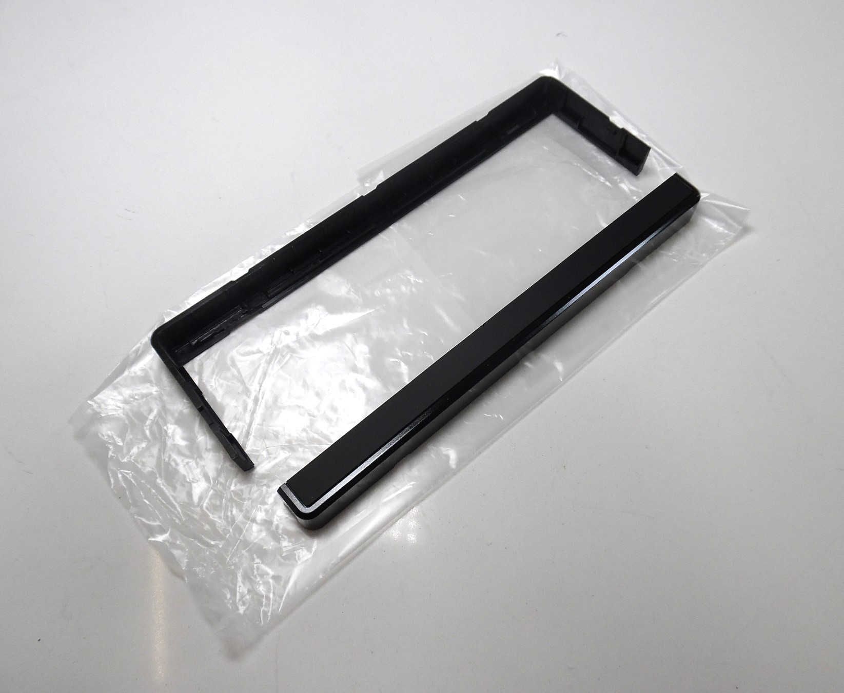 Raymarine R70383 eS9 Trim Kit for Axiom Pro 9 eS-Series 9 ...