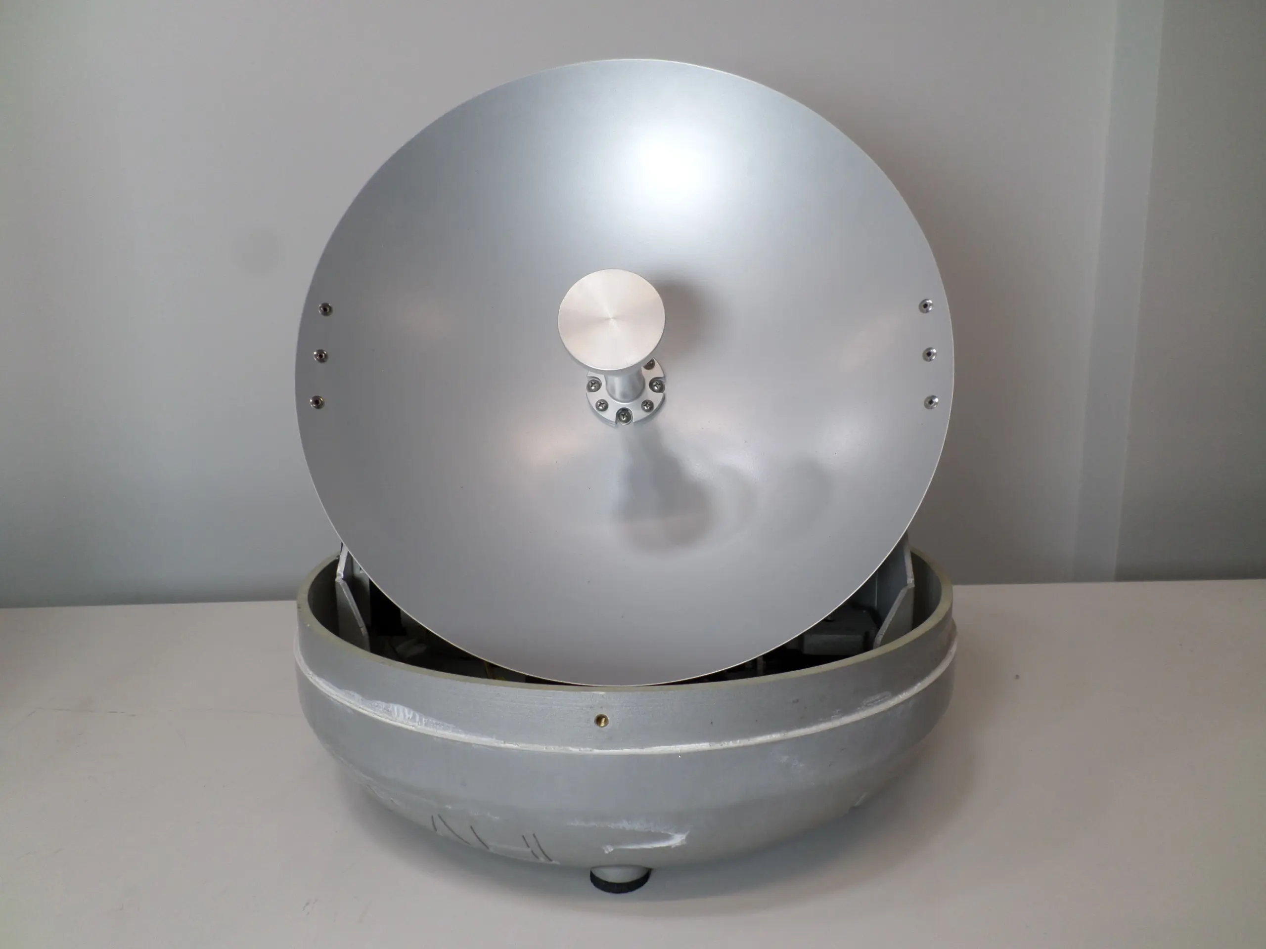 KVH TracVision TV3 37cm Marine Satellite TV Tracking System - Max ...