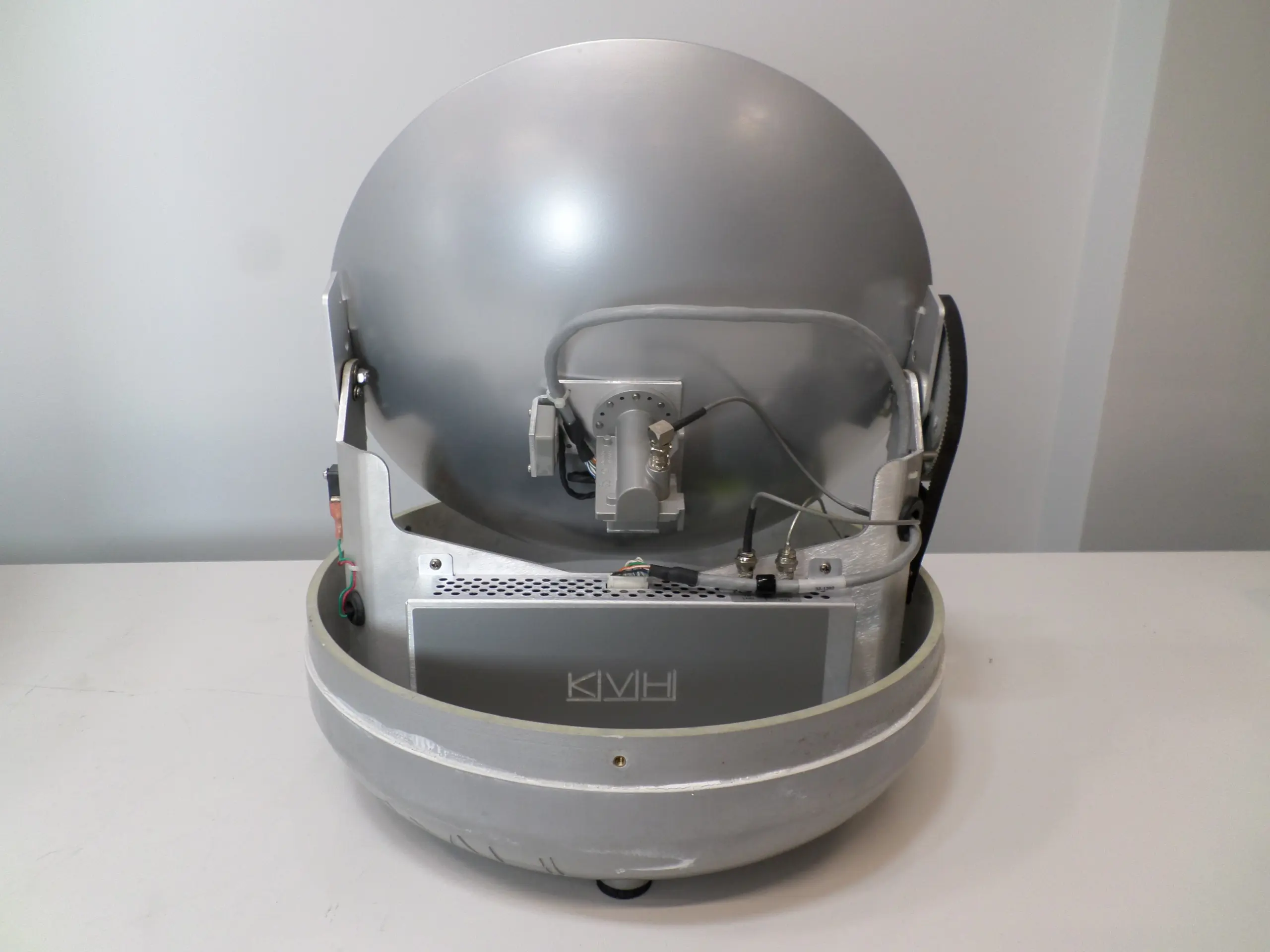 KVH TracVision TV3 37cm Marine Satellite TV Tracking System - Max ...