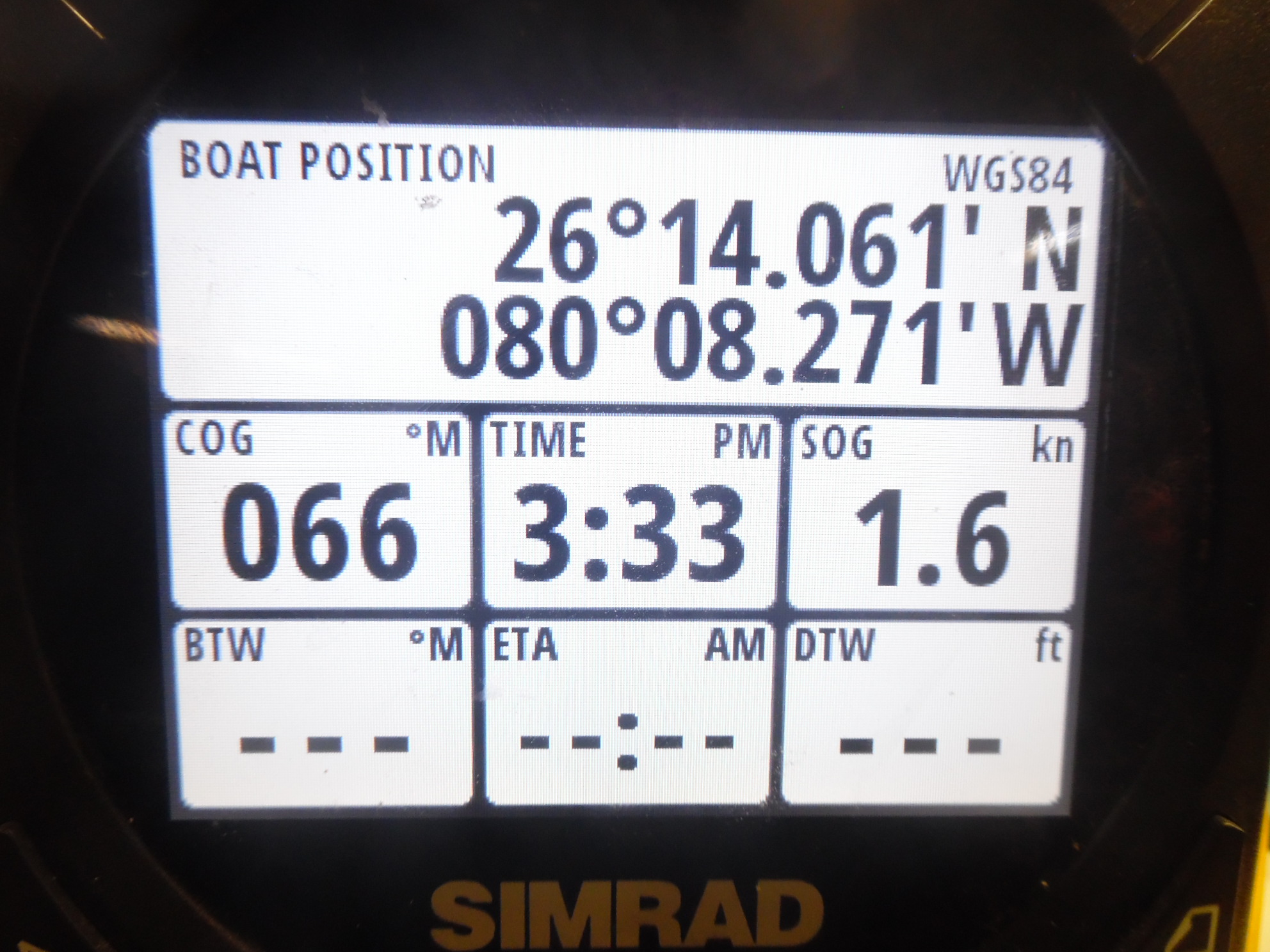 Simrad IS40 NMEA2000 Instrument Data Display - Max Marine Electronics