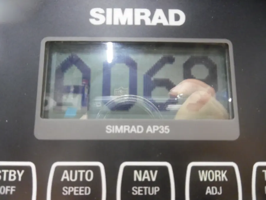 Simrad AP35 2208937 Boat Autopilot Control Head - Max Marine Electronics
