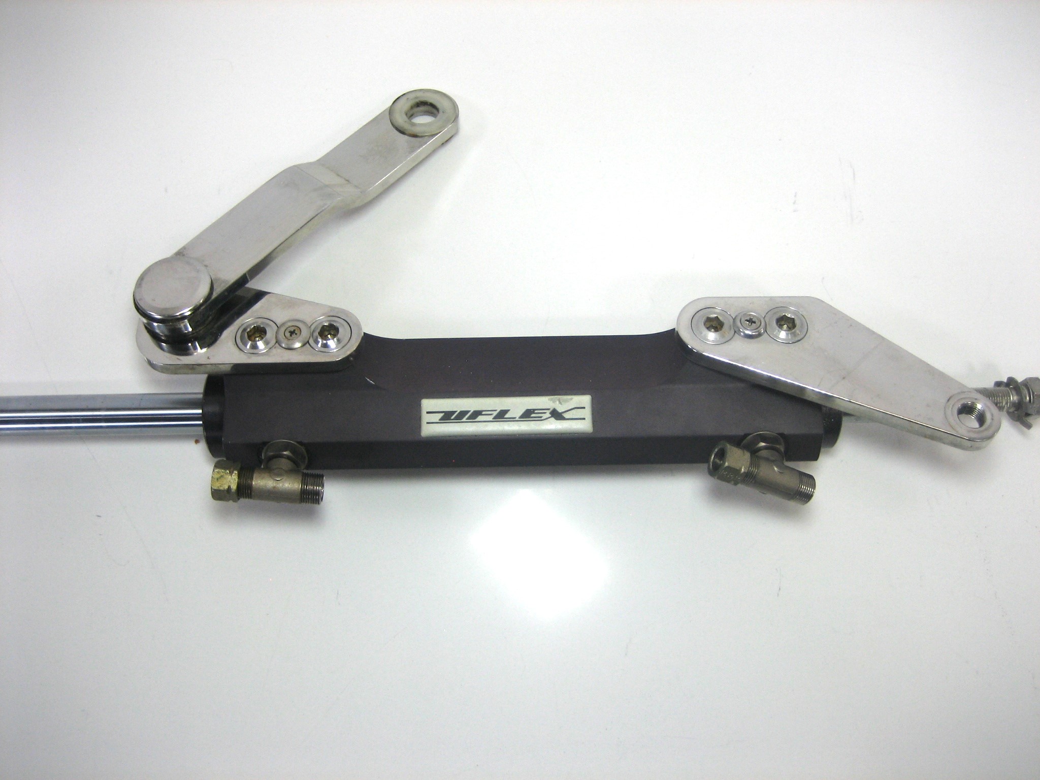 Uflex/UC128OBF-2/Front-Mount Outboard Hydraulic Cylinder - Max Marine ...