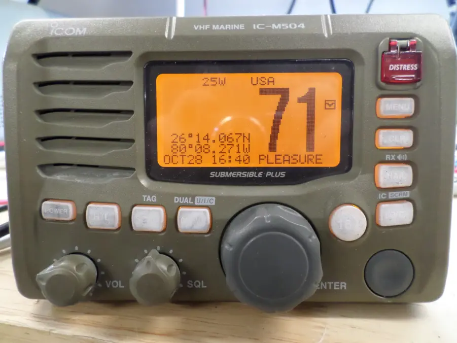 ICOM IC-M504 Marine VHF Radio - No Front Mic Port* - Fully Tested - Max ...
