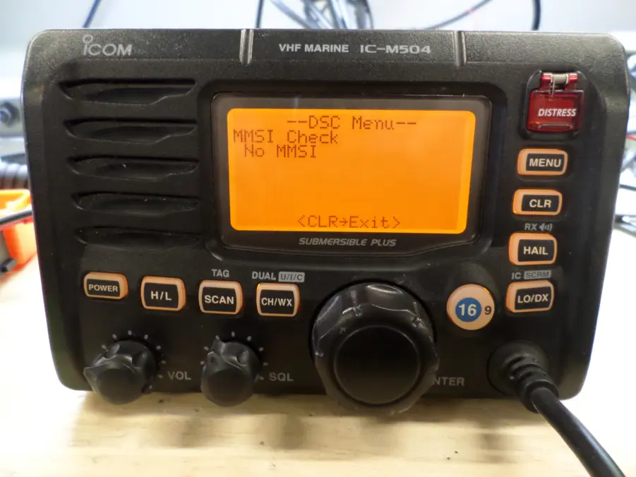 ICOM IC-M504 Marine DSC VHF Radio with Attached HM-126 Mic - Great ...