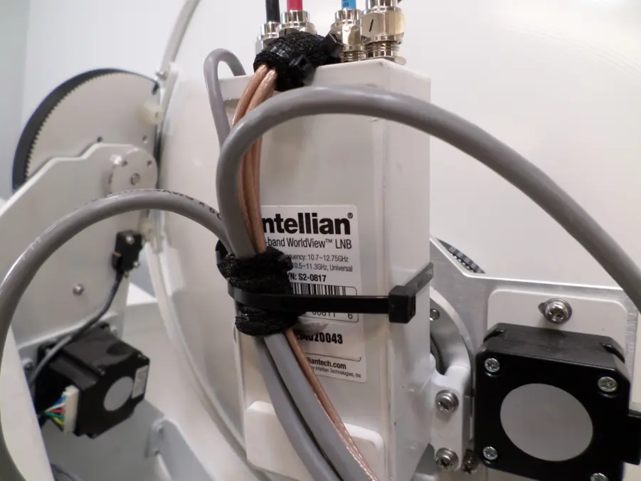 Intellian i6W 24" Worldwide Satellite TV Tracking Antenna Complete ...