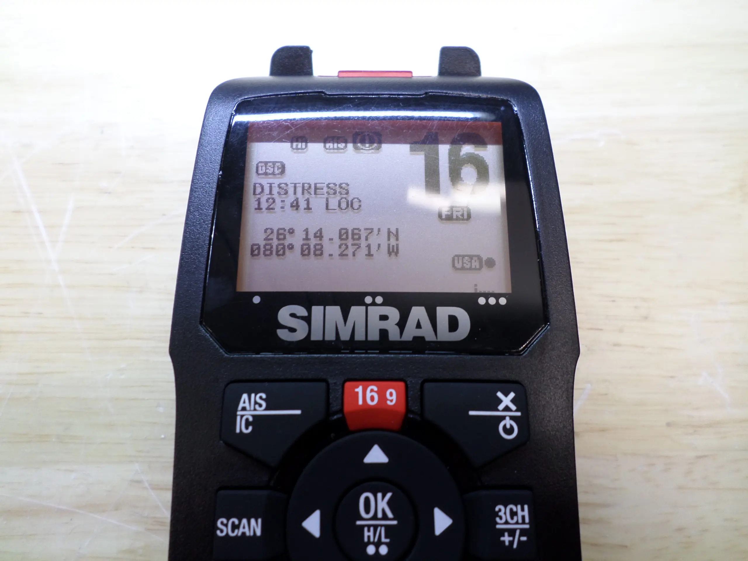 Simrad RS90 Black Box VHF with AIS Complete System with HS90 Handset - Max Marine Electronics
