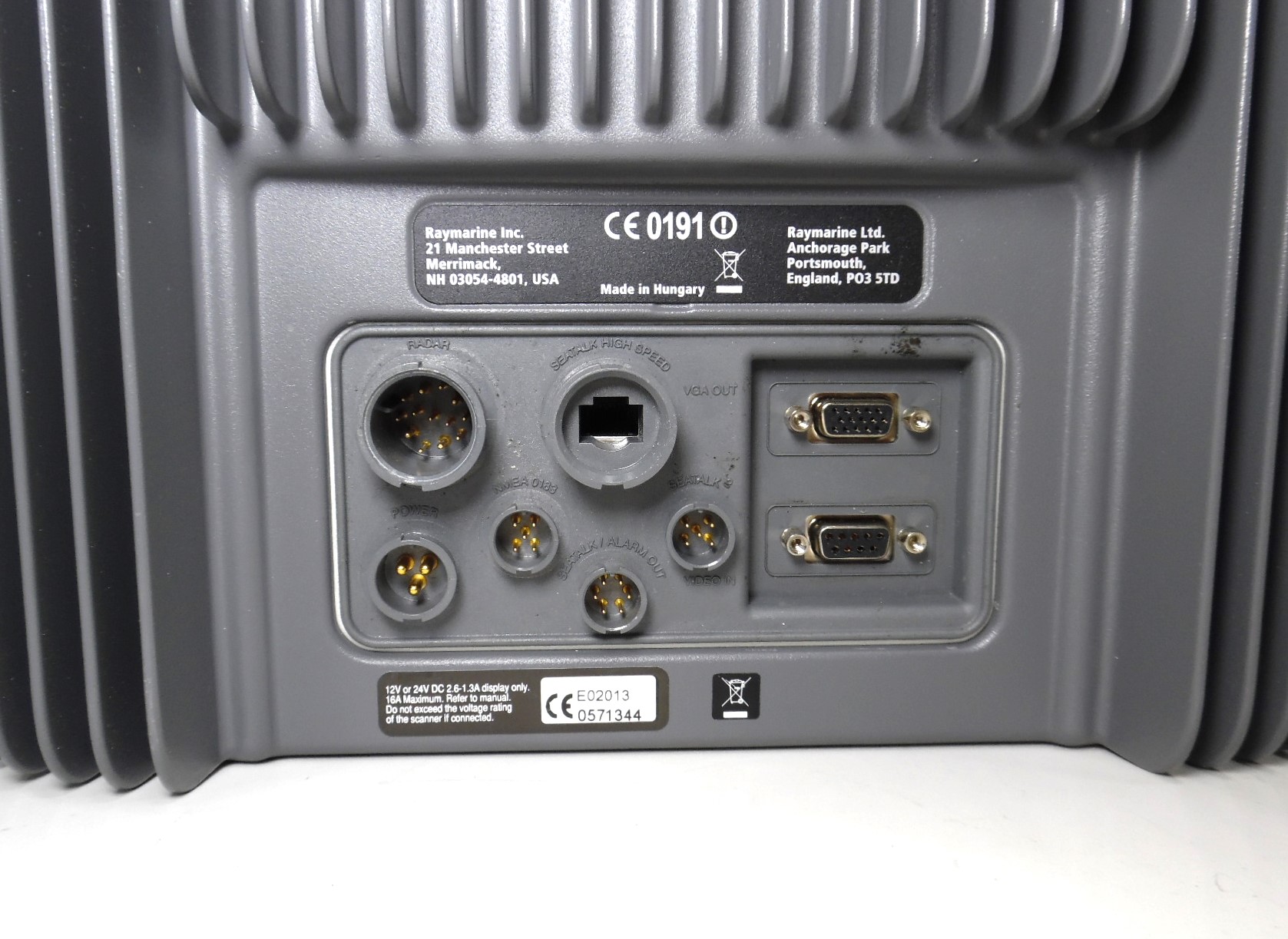 Raymarine E120 Classic Display with Bezel & Sun Cover - E02013 - TESTED ...