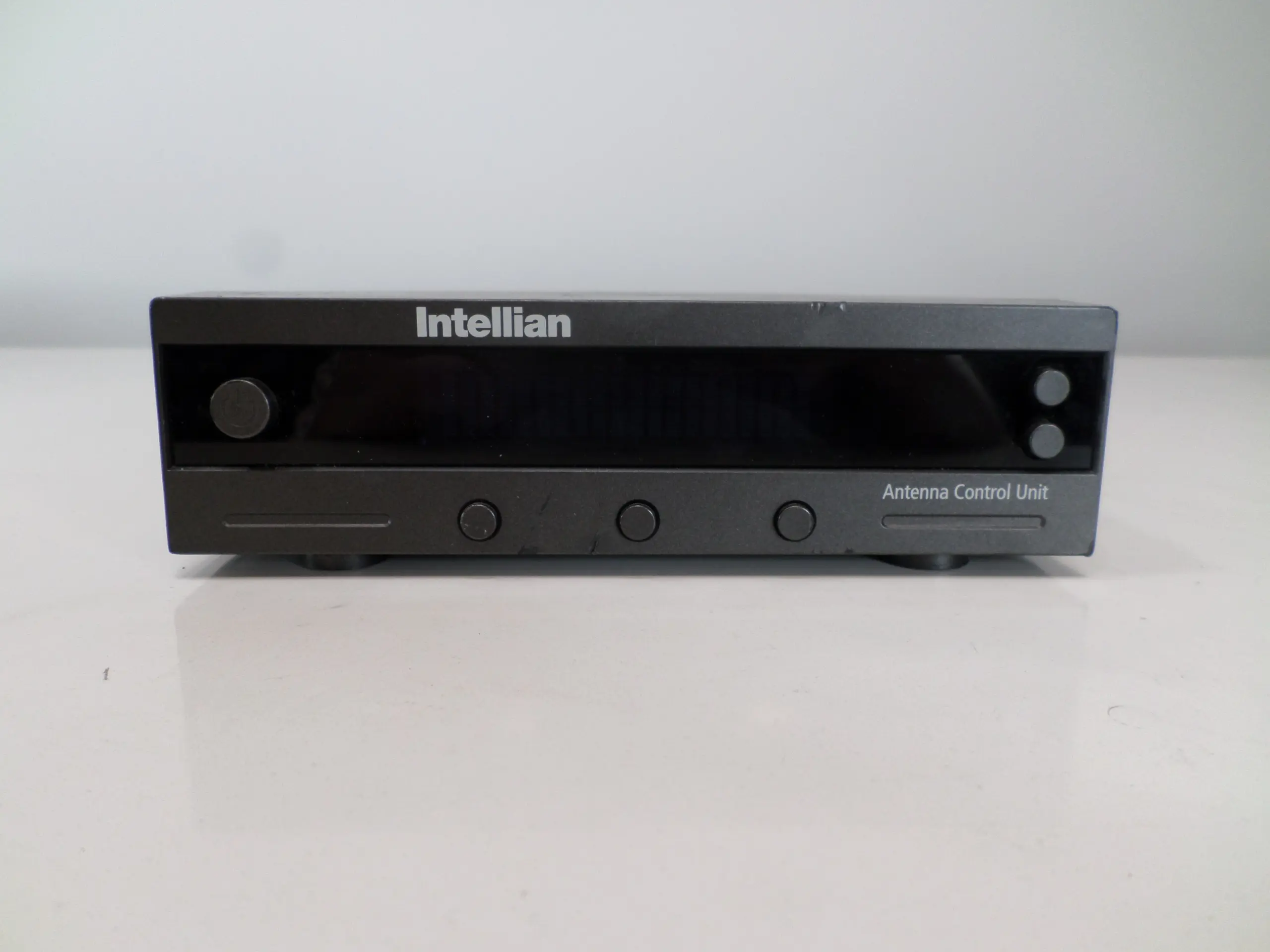 Intellian i6W 24" Worldwide Satellite TV Tracking Antenna Complete ...