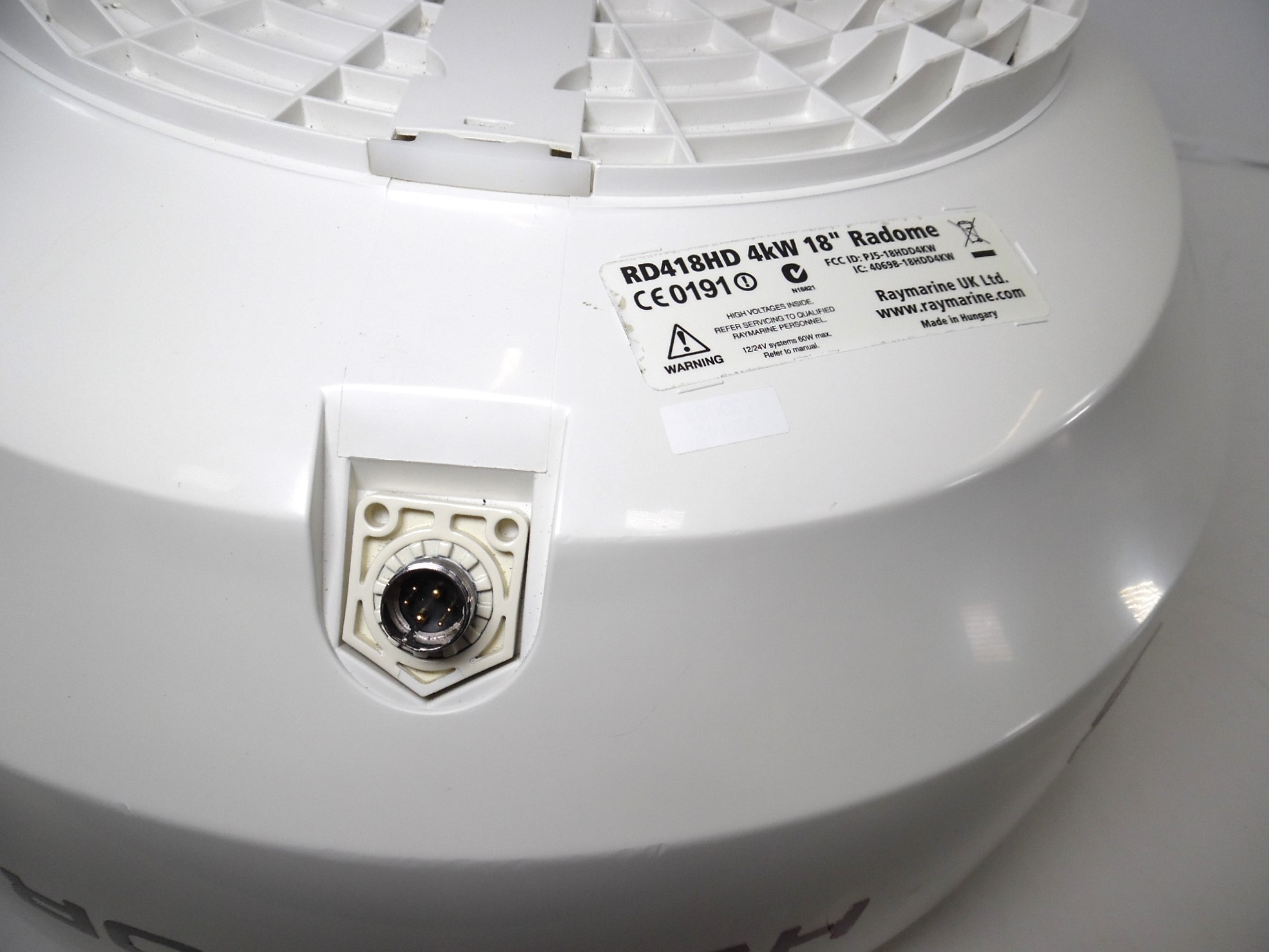 Raymarine RD418HD 4kW 18" Digital Color Radome w/ 5m Cable - E92142 ...