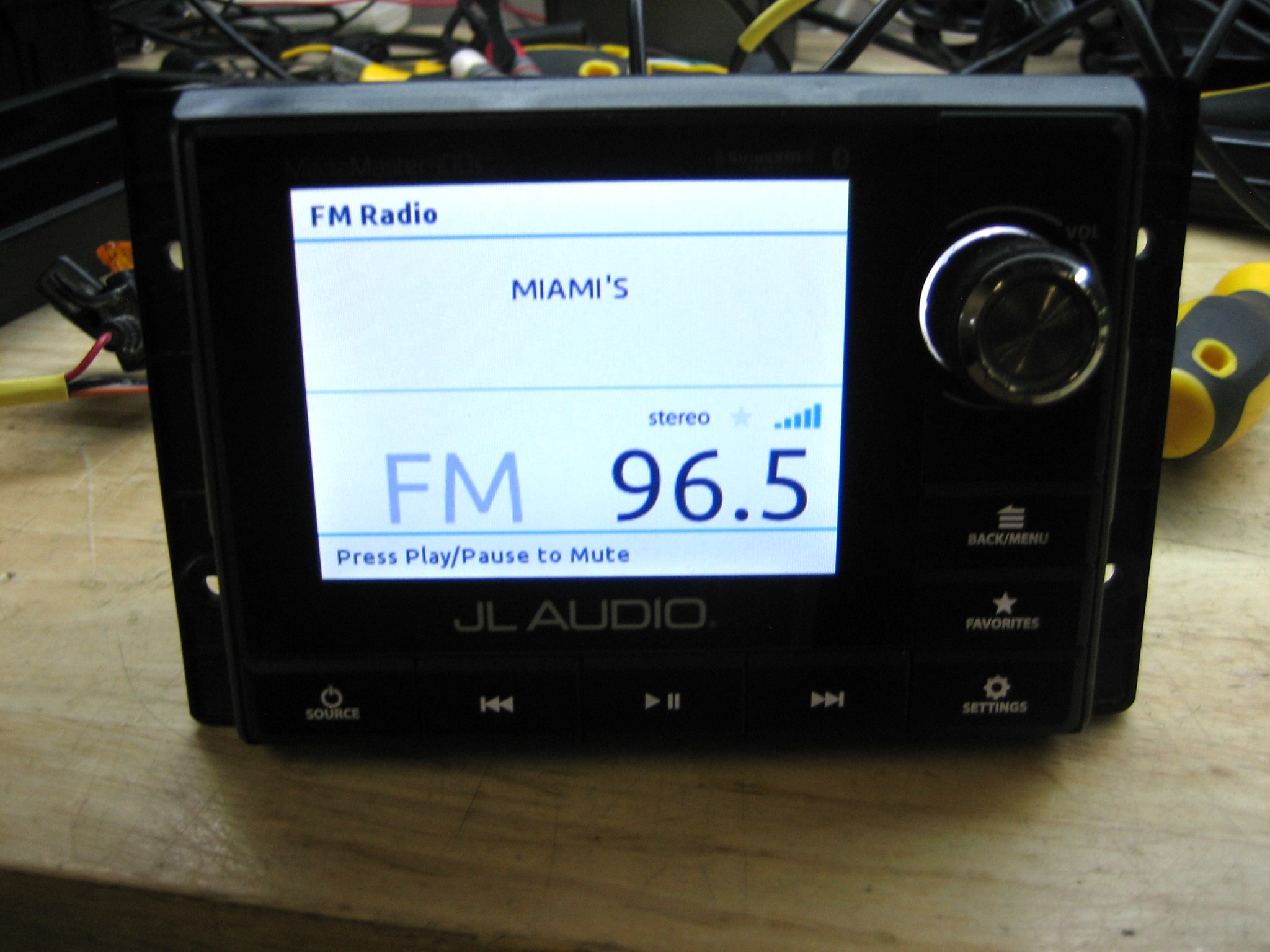 JL Audio/MM105/Marine 4-zone digital media receiver with Bluetooth ...