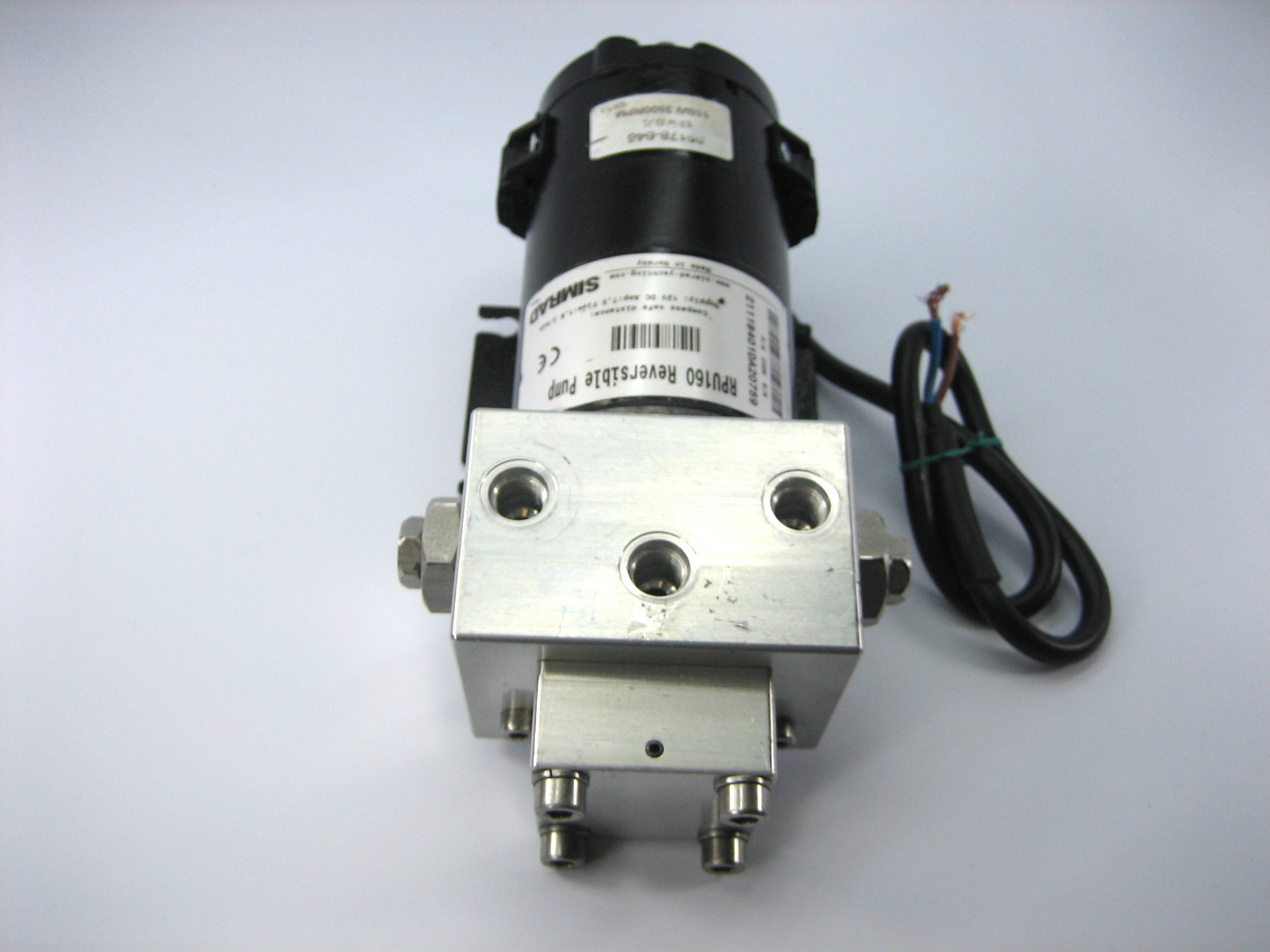 Simrad RPU160 Reversible Hydraulic Autopilot Pump - Max Marine Electronics