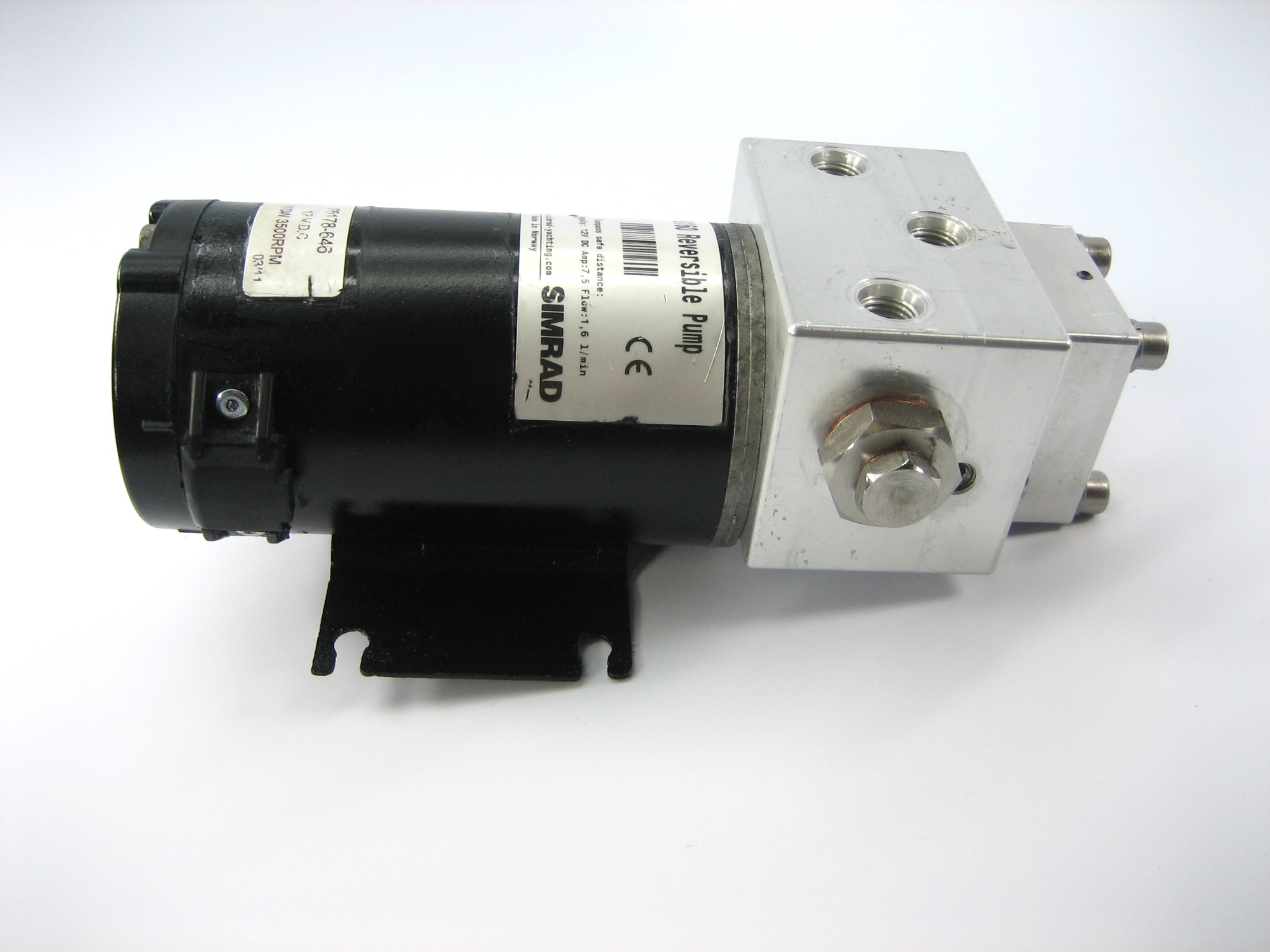 Simrad RPU160 Reversible Hydraulic Autopilot Pump - Max Marine Electronics