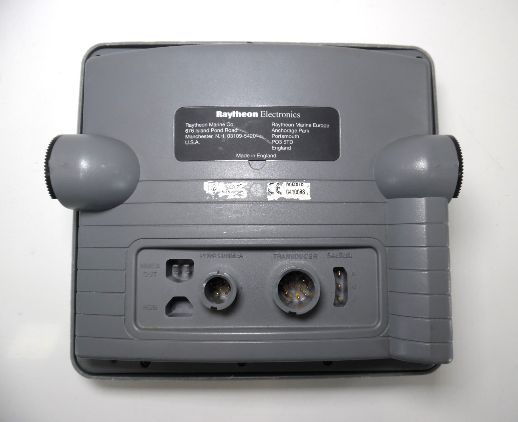 Raymarine 2kW 18" Radome - E52010 - w/ Raytheon SL70 - M92678 - 7" Mono ...