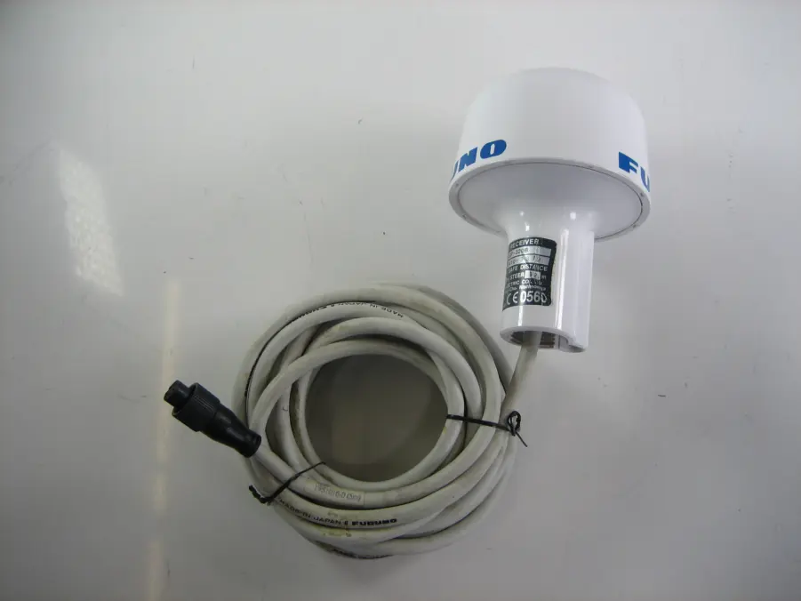 Furuno GP-320B GPS ANTENNA f/ Navnet VX1 VX2 3D - TESTED - Max Marine ...