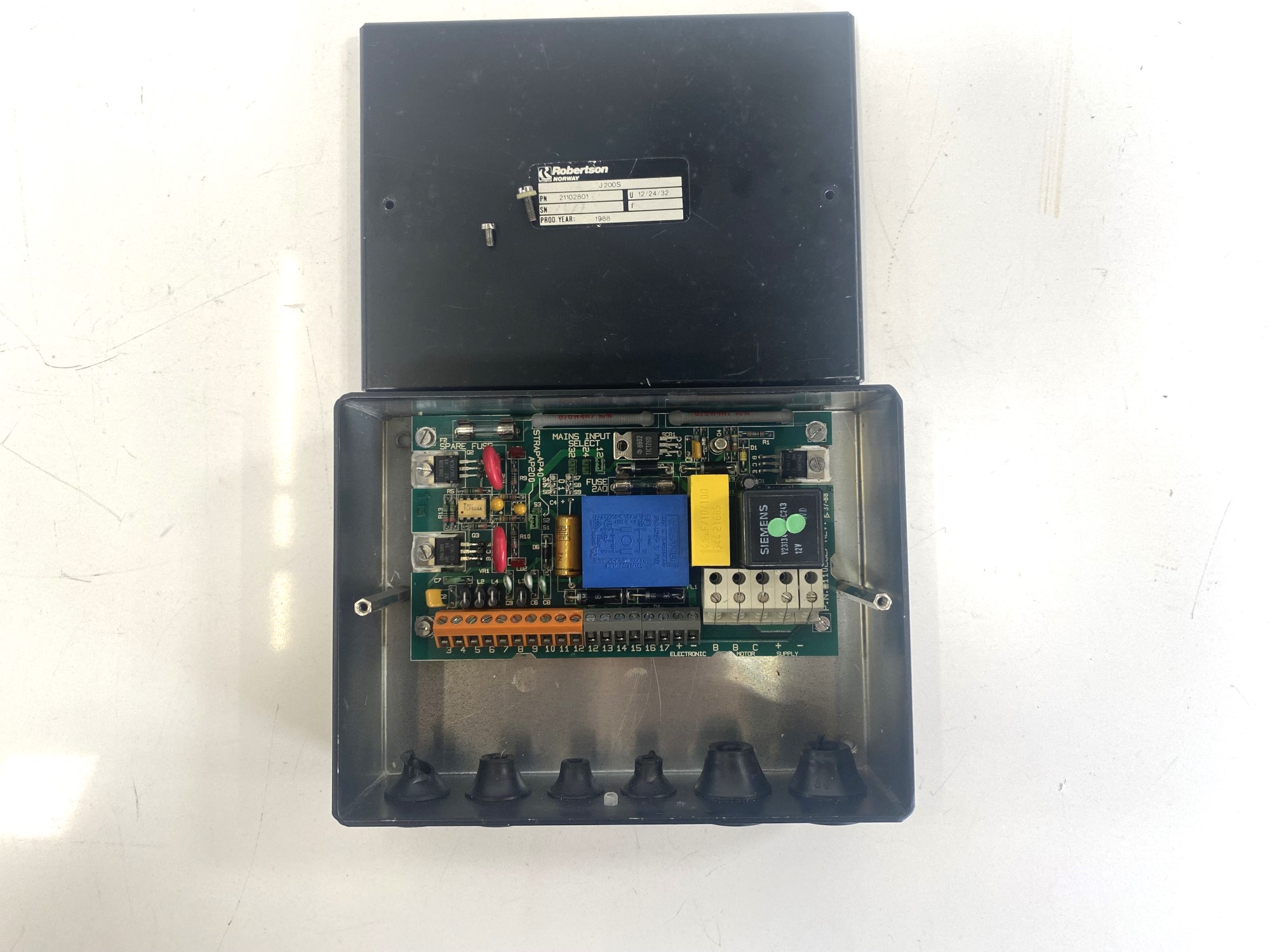 Simrad/Robertson J200S Autopilot Junction Unit - Max Marine Electronics