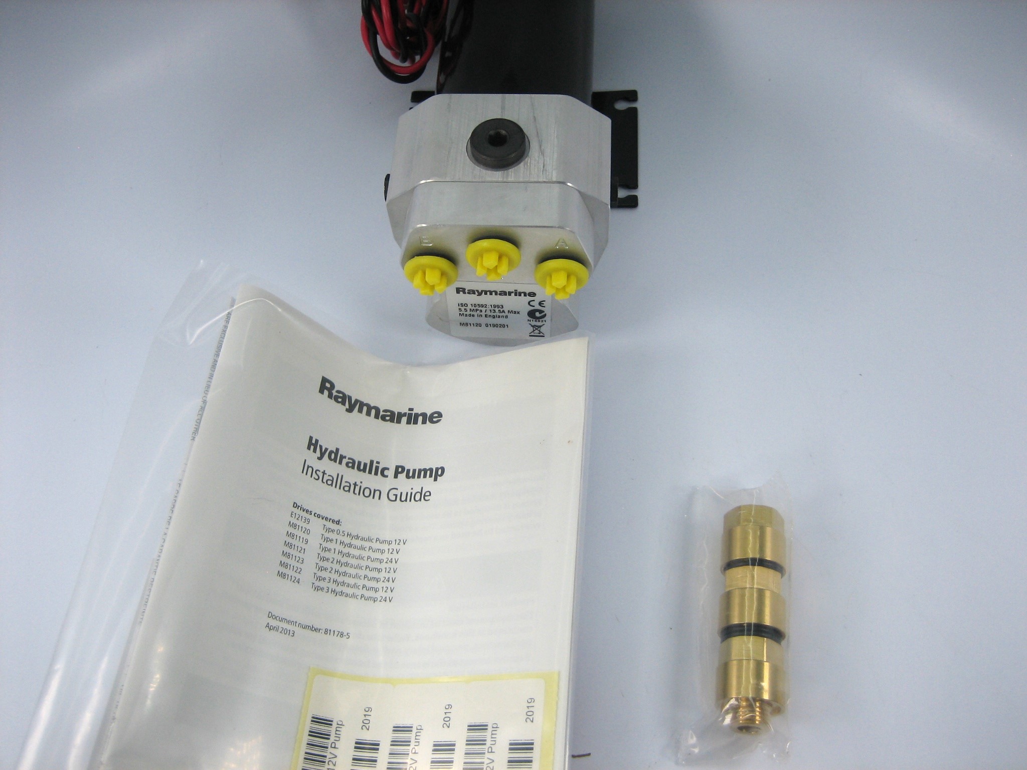 Raymarine 12V Type 1 Reversible Pump M81120 - Max Marine Electronics