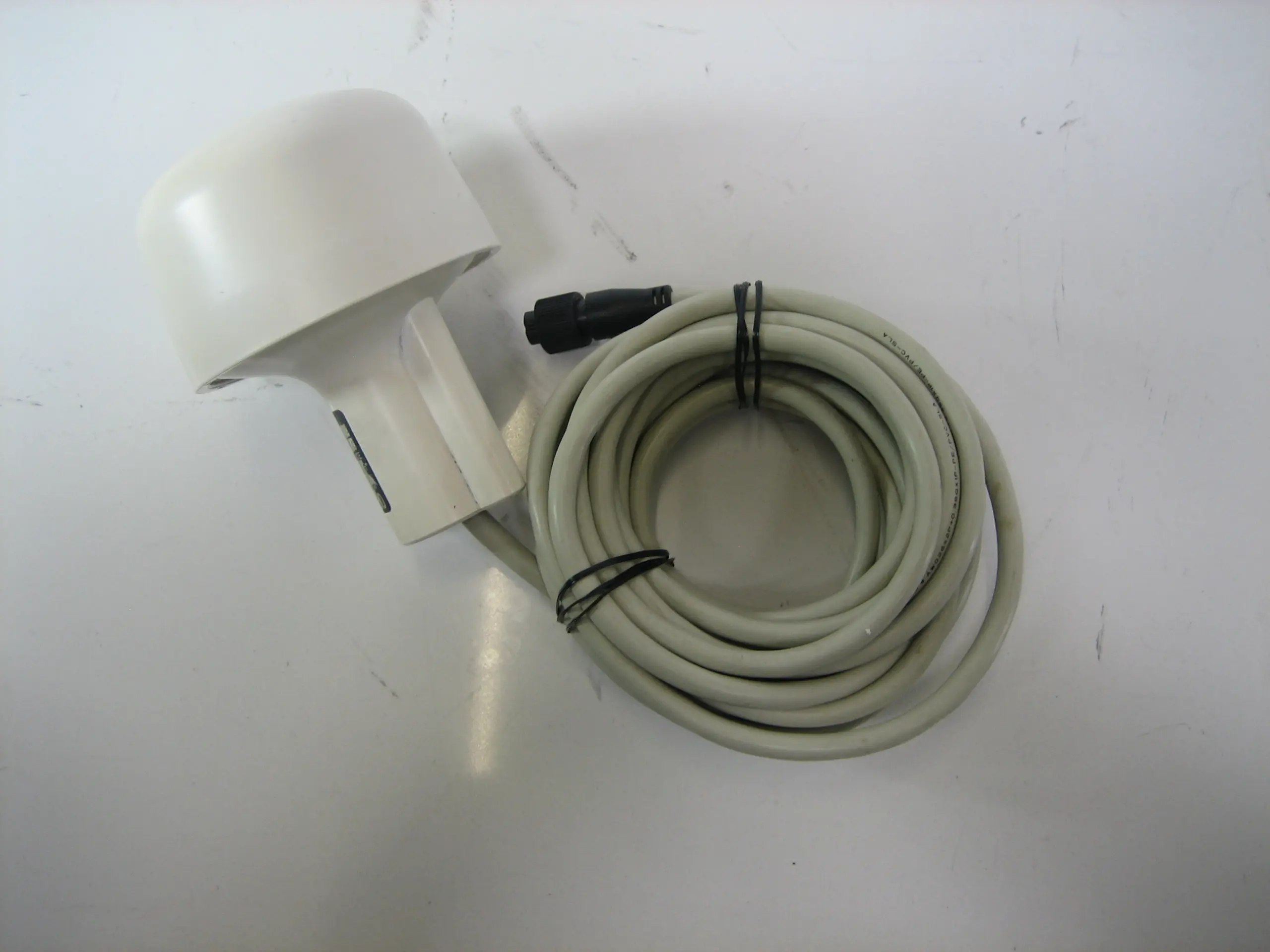Furuno GP-320B GPS ANTENNA for Navnet VX1 VX2 3D - TESTED! - Max Marine ...