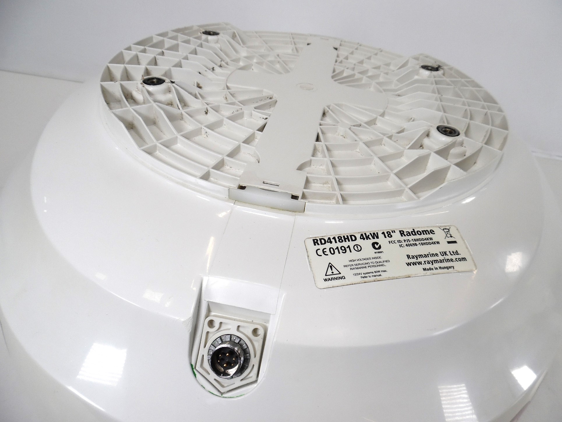 Raymarine RD418HD 4kW 18" Digital Color Radome w/ NEW 5m Cable - E92142 ...