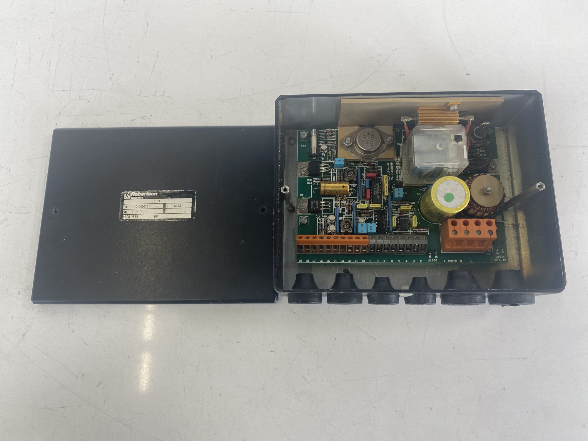 Simrad/Robetson J101A Autopilot Junction Unit - Max Marine Electronics