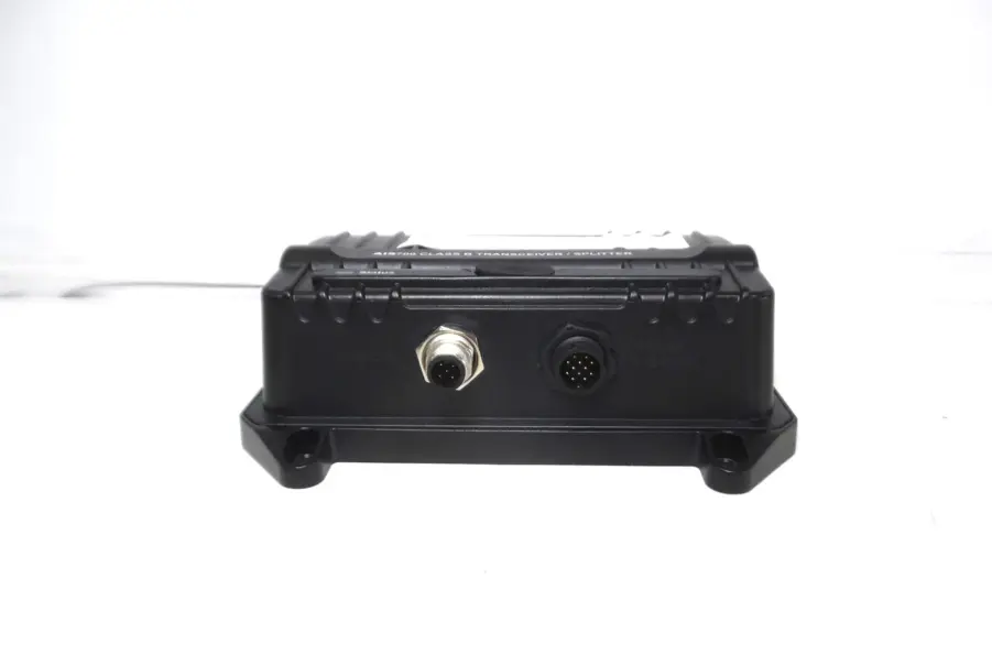Raymarine AIS700 - E70476R Class B AIS w/ Splitter - W/ Cables - Tested ...