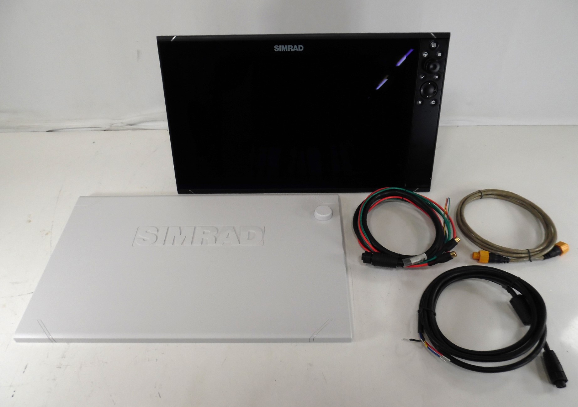 Simrad NSS16 Evo3 16″ Touchscreen MFD Chartplotter (Tested Good) W ...