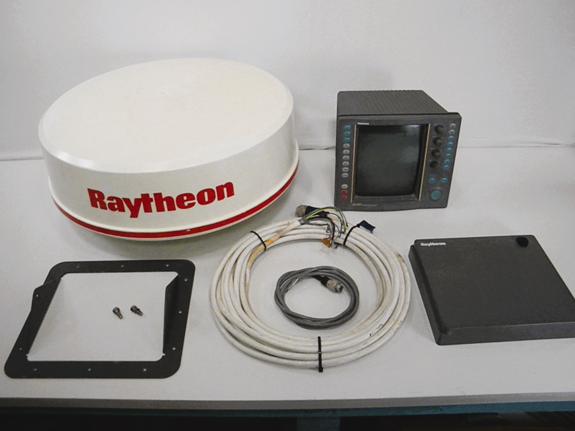 Raytheon R40XX Raster Scan Radar System w/ M92539 24" Radome & Cables ...