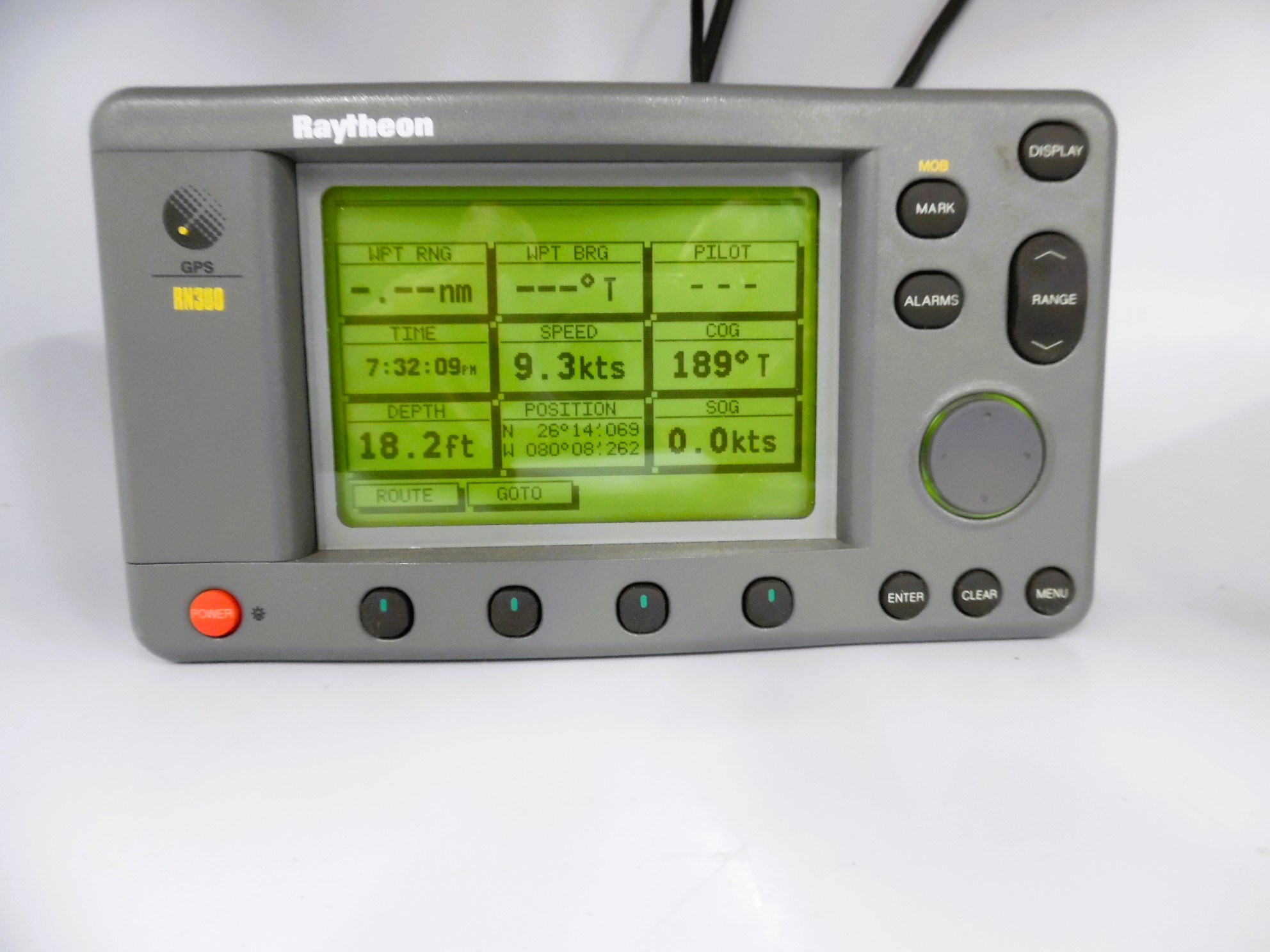 Raymarine - RN300 RayNav GPS Plotter Display w/ Sun Cover - E32017 ...