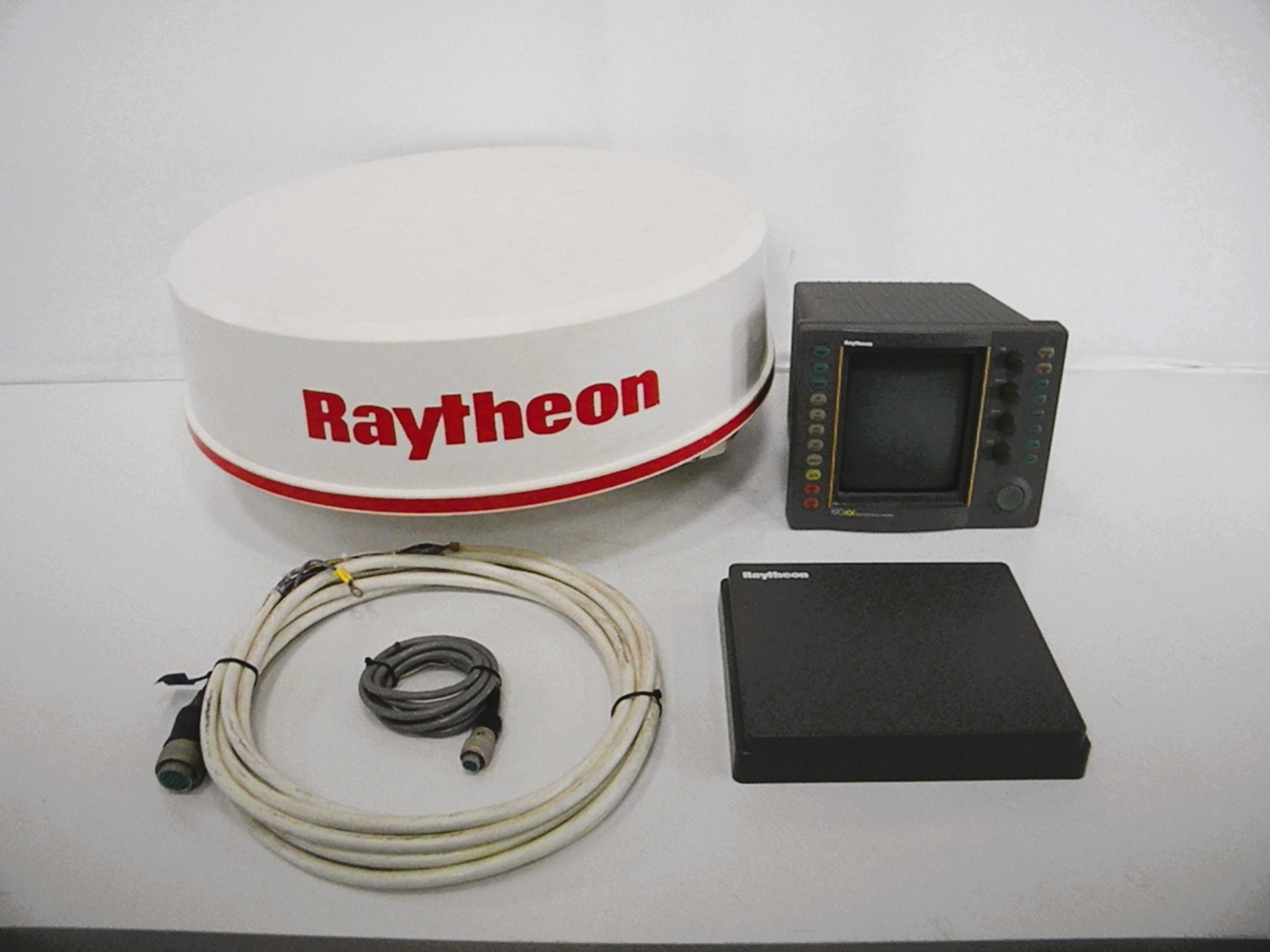 Raytheon R20XX Raster Scan Radar System w/ M92539 24" Radome & Cables ...