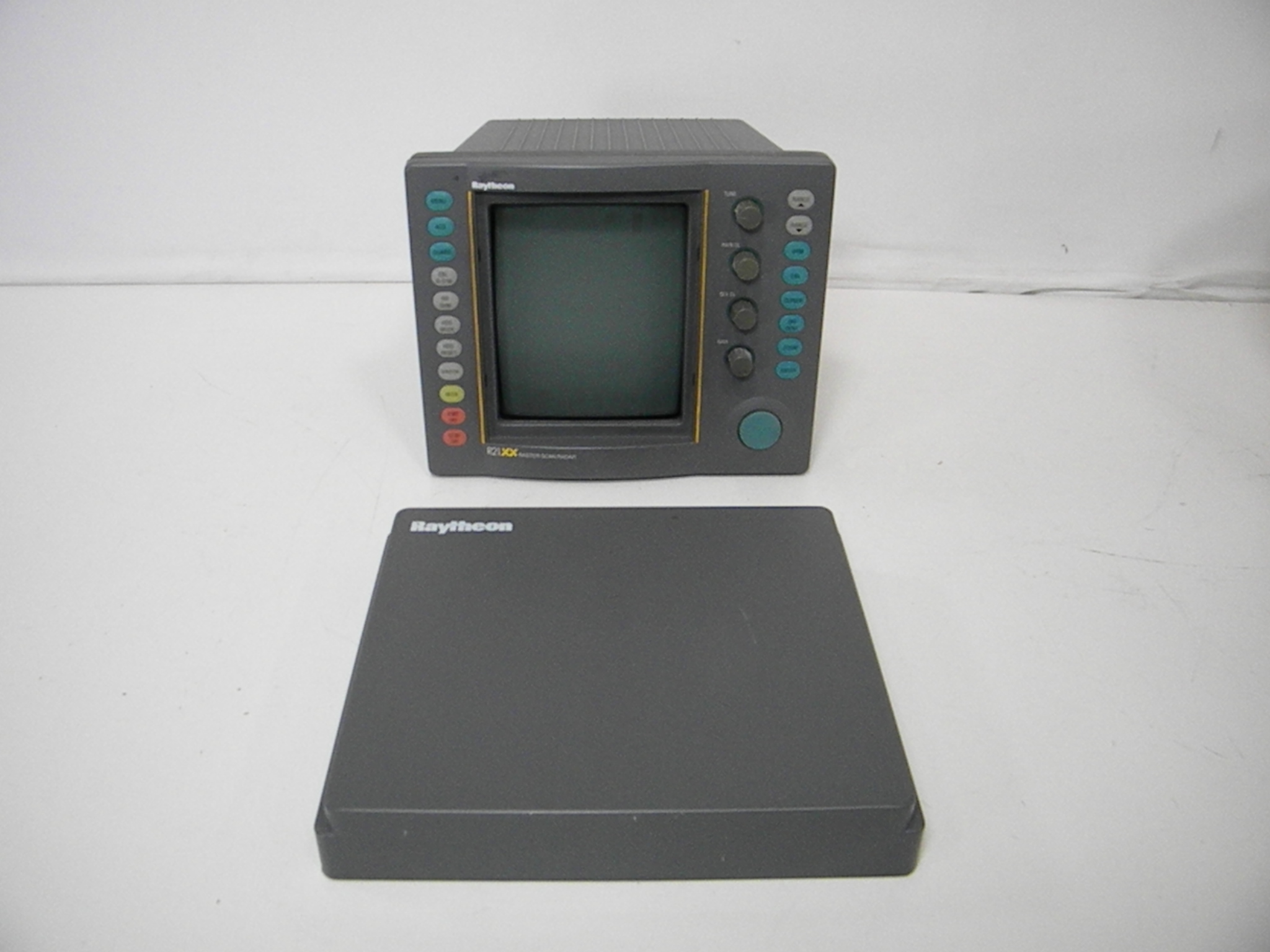 Raytheon R20XX Raster Scan CRT Radar System w/M92539 24" Radome ...