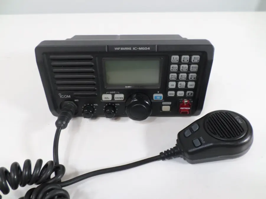 ICOM IC-M604 DSC Marine VHF Transceiver with Detachable Mic - Fully ...