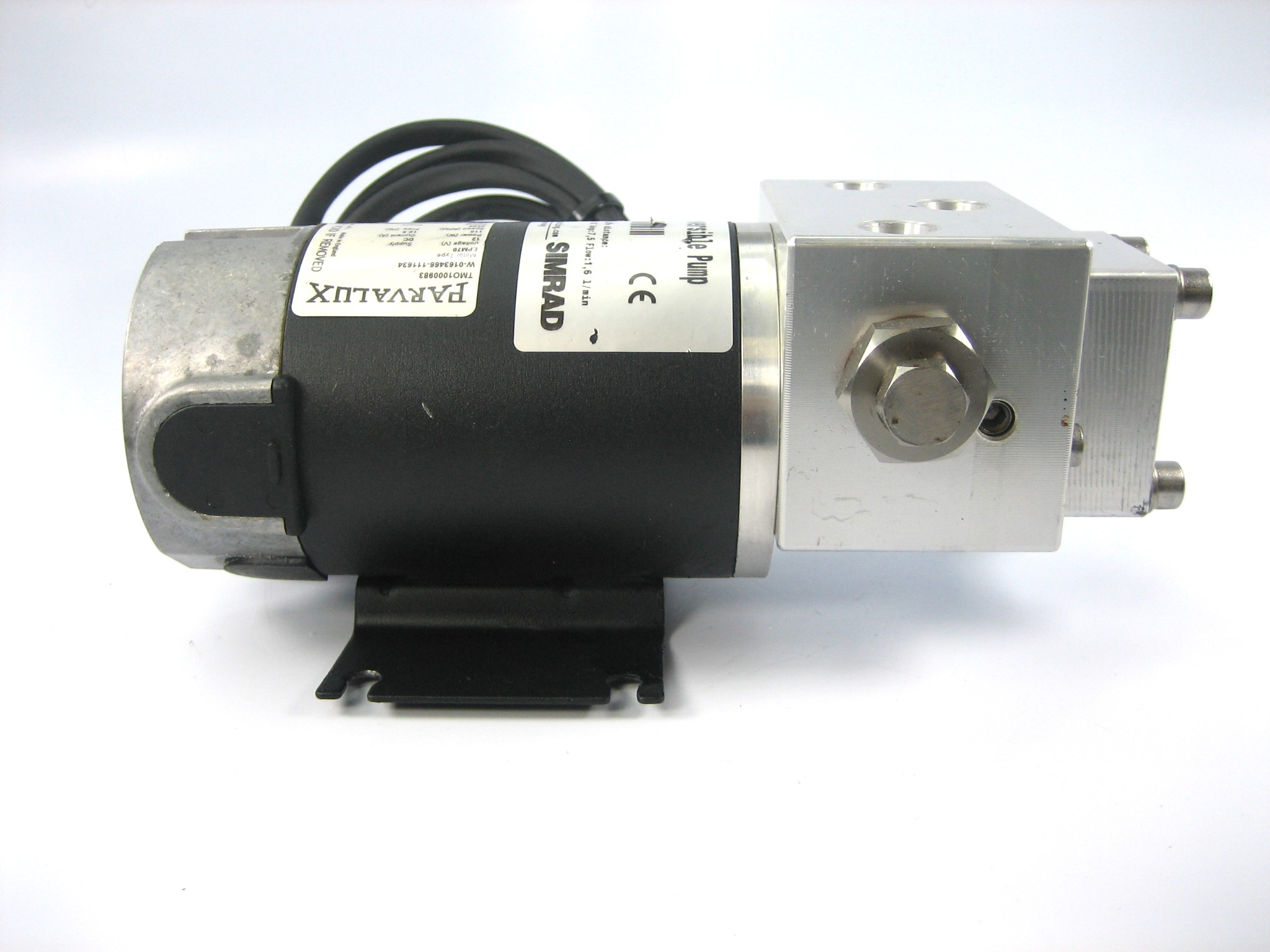 Simrad RPU160 Reversible Hydraulic Autopilot Pump - Max Marine Electronics