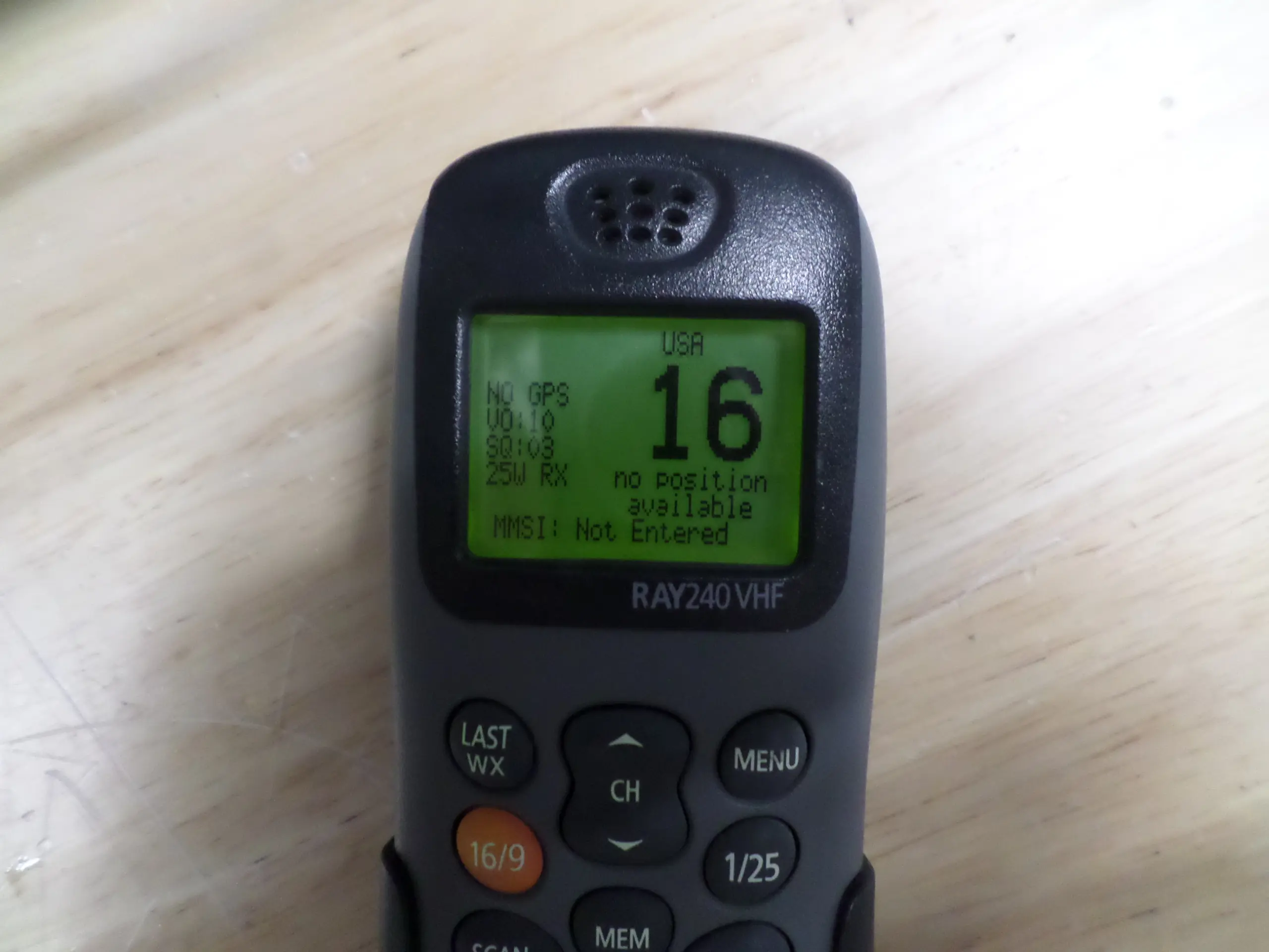Raymarine RAY240 Marine VHF Unit Handset Model No. E45009 with Cradle ...