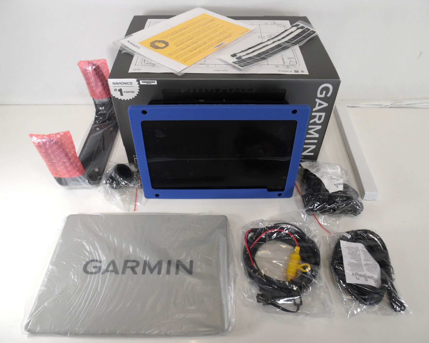 Garmin GPSmap 8612XSV 12″ Touchscreen MFD (NEW) + Accessories - Max ...