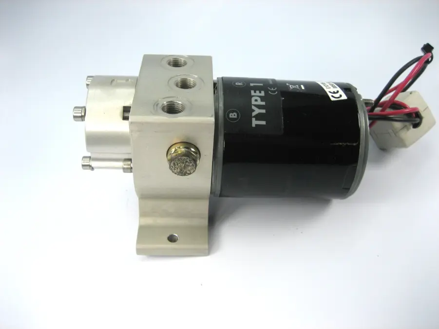 Raymarine M81120 Type 1 Reversible Hydraulic Autopilot Pump - Max ...