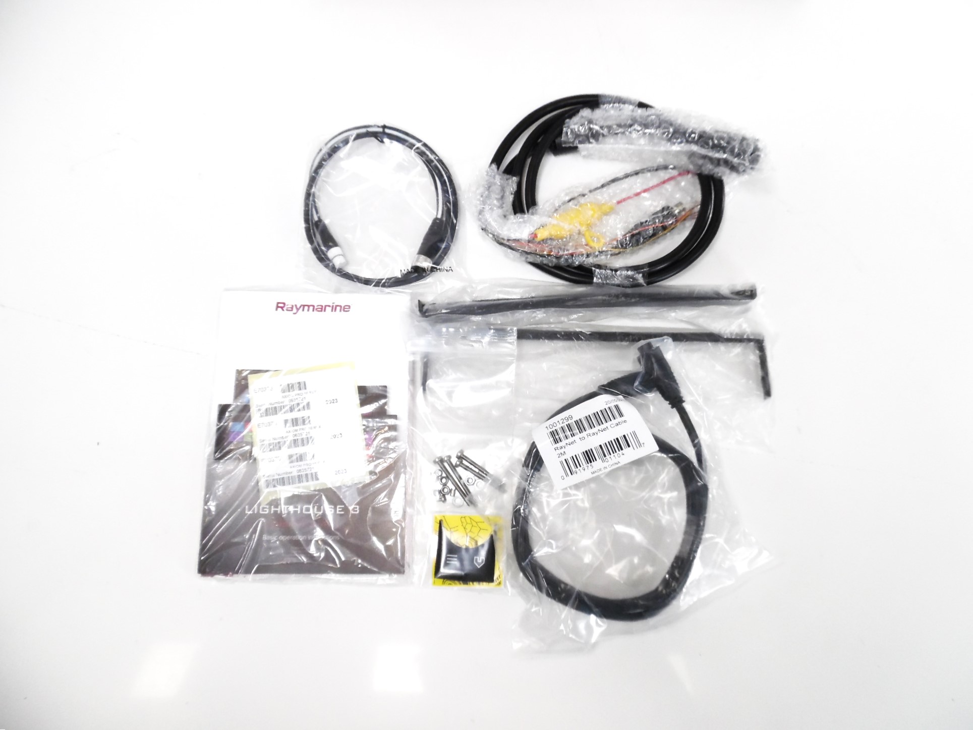 Raymarine Axiom 16 Pro RVX HybridTouch MFD - E70373 - New Open Box - 90 ...