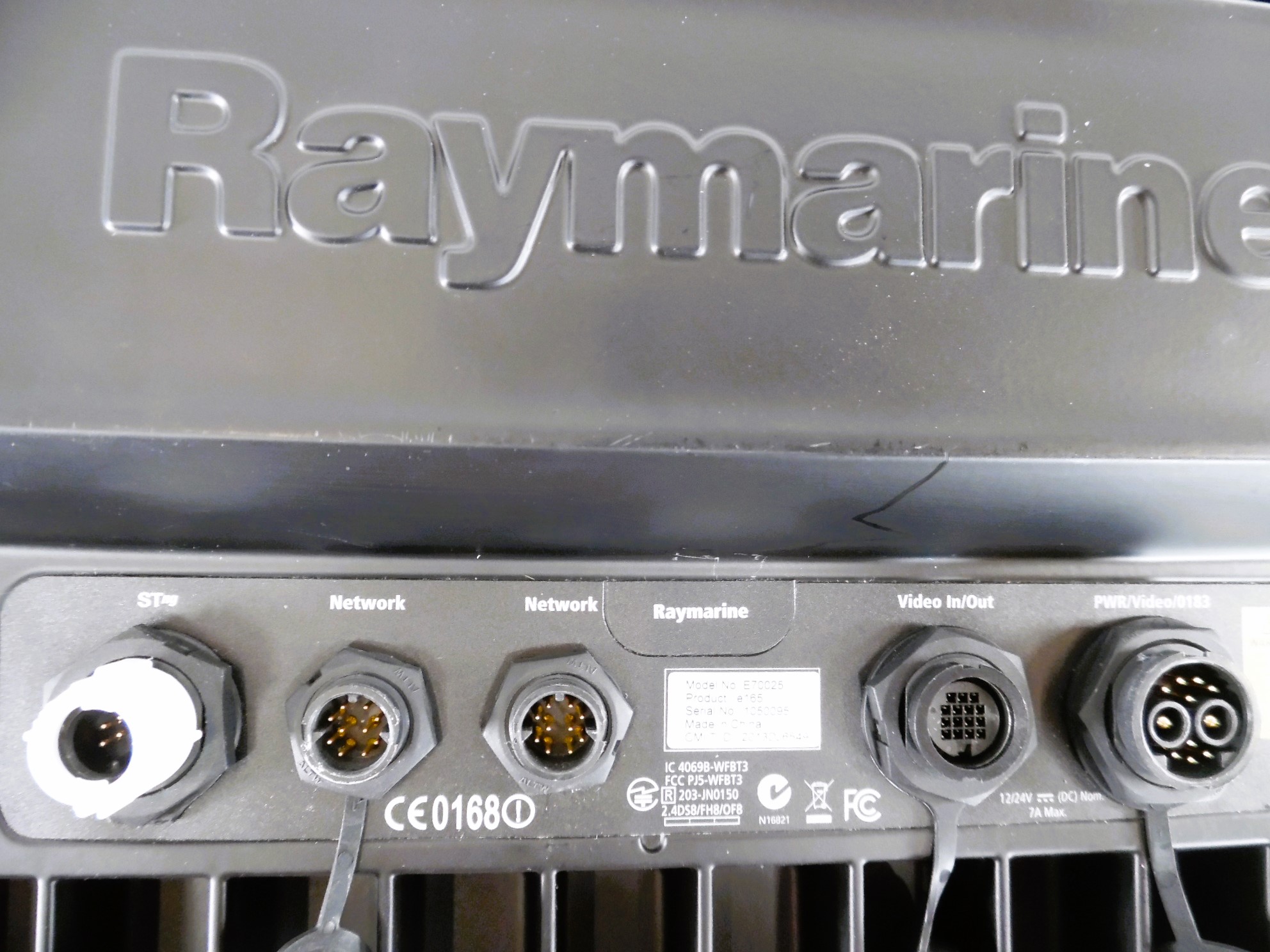 Raymarine e165 15.4" HybridTouch - Multi-function Display w/ Sun Cover ...