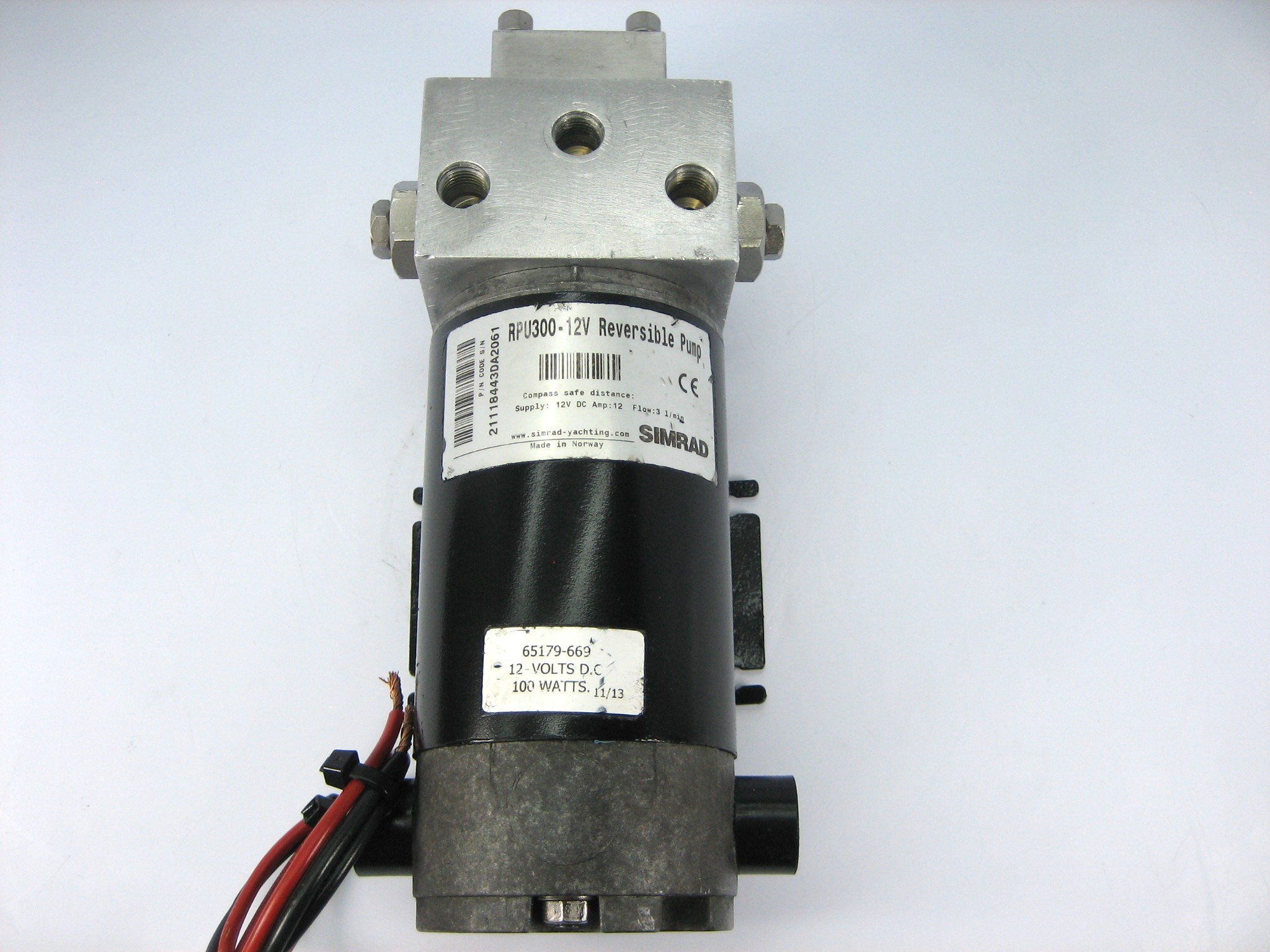 Simrad RPU300 Marine Reversible Hydraulic Autopilot Pump - Max Marine ...
